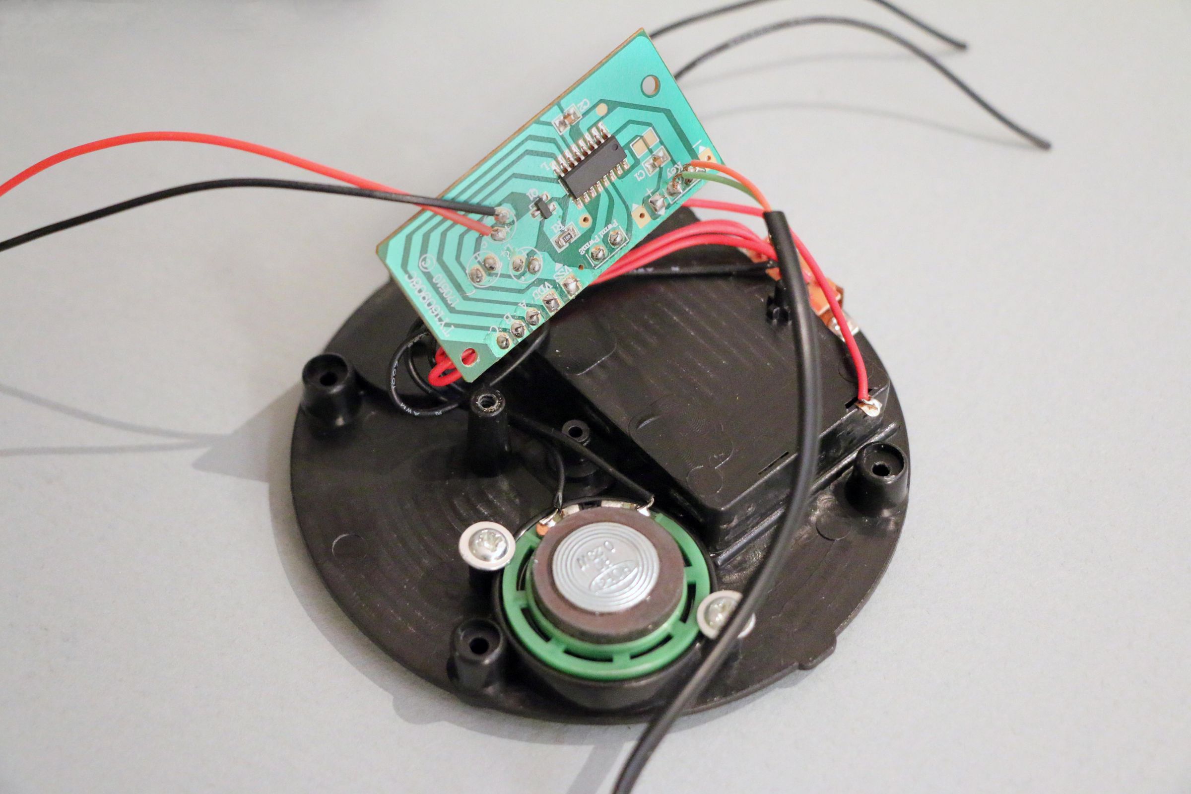 Skeleton Hologram Activated by Doorbell… : 4 Steps - Instructables