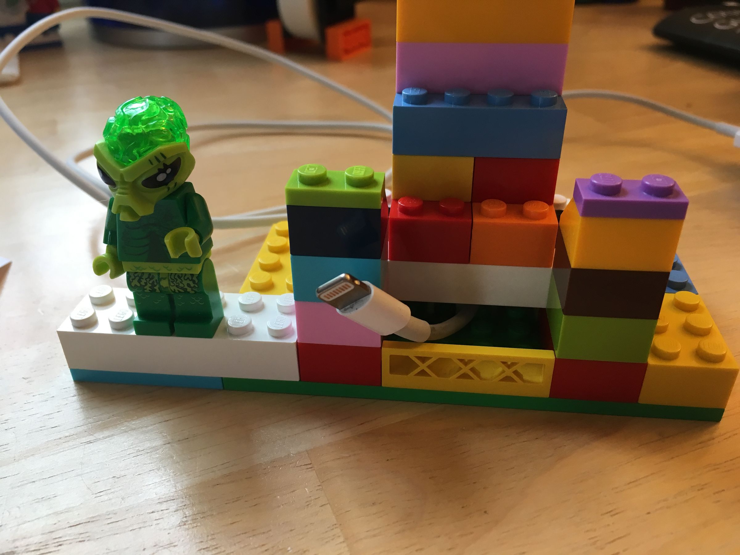 Lego IPhone Stand : 9 Steps - Instructables