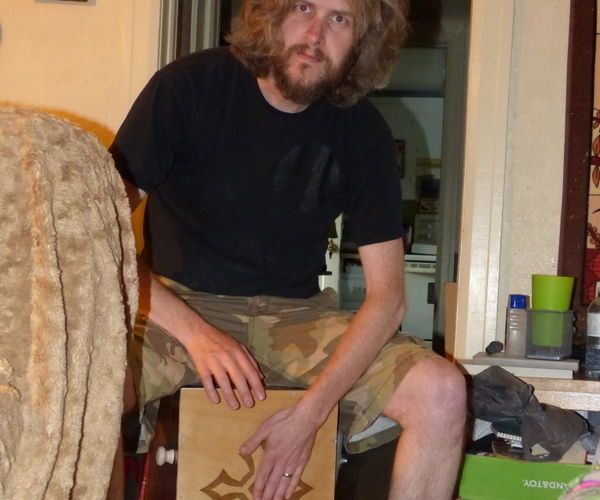 Cajon (Ka-Hone) : 4 Steps - Instructables