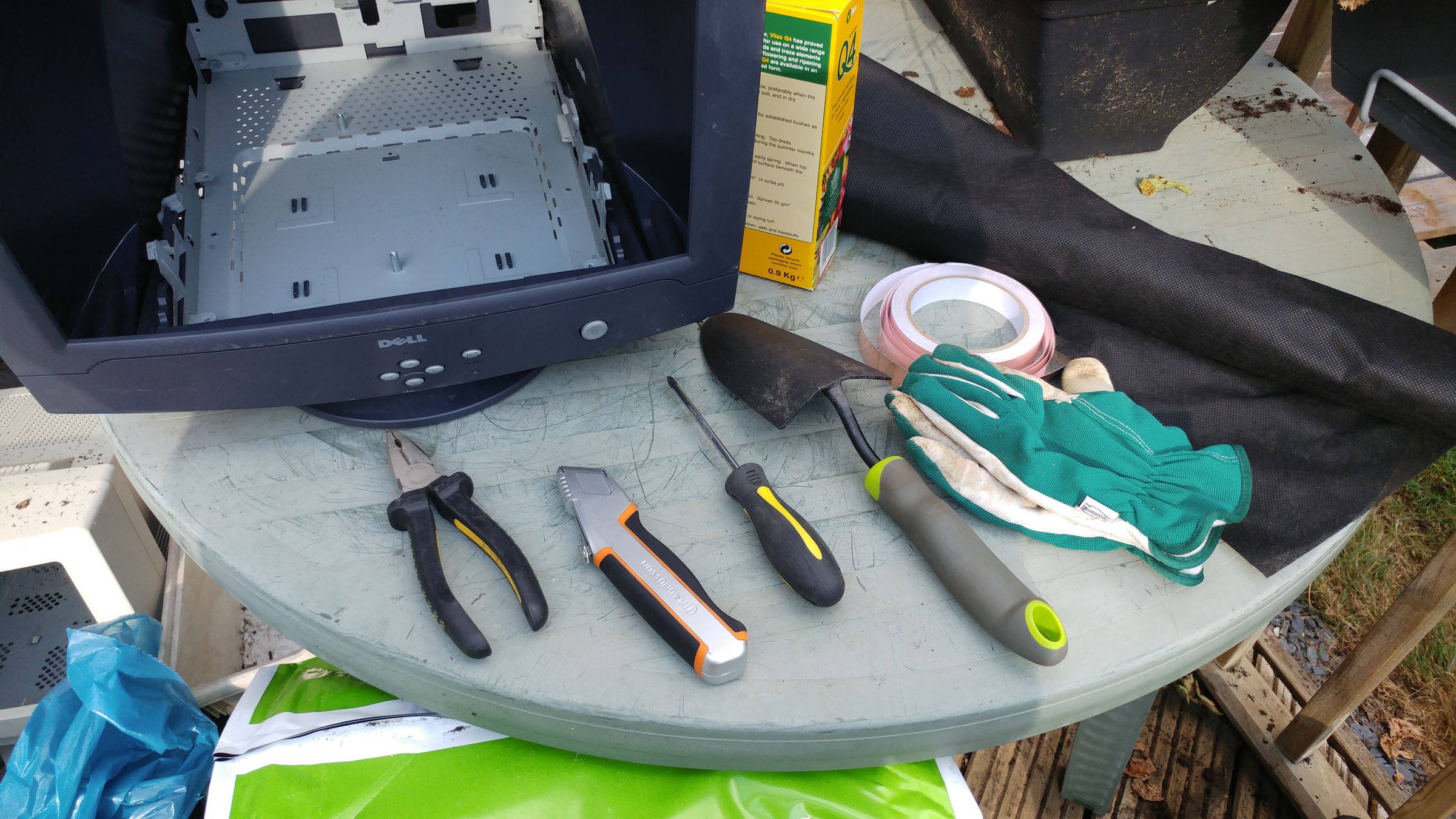 Computer Monitor Garden Planter : 5 Steps (with Pictures) - Instructables