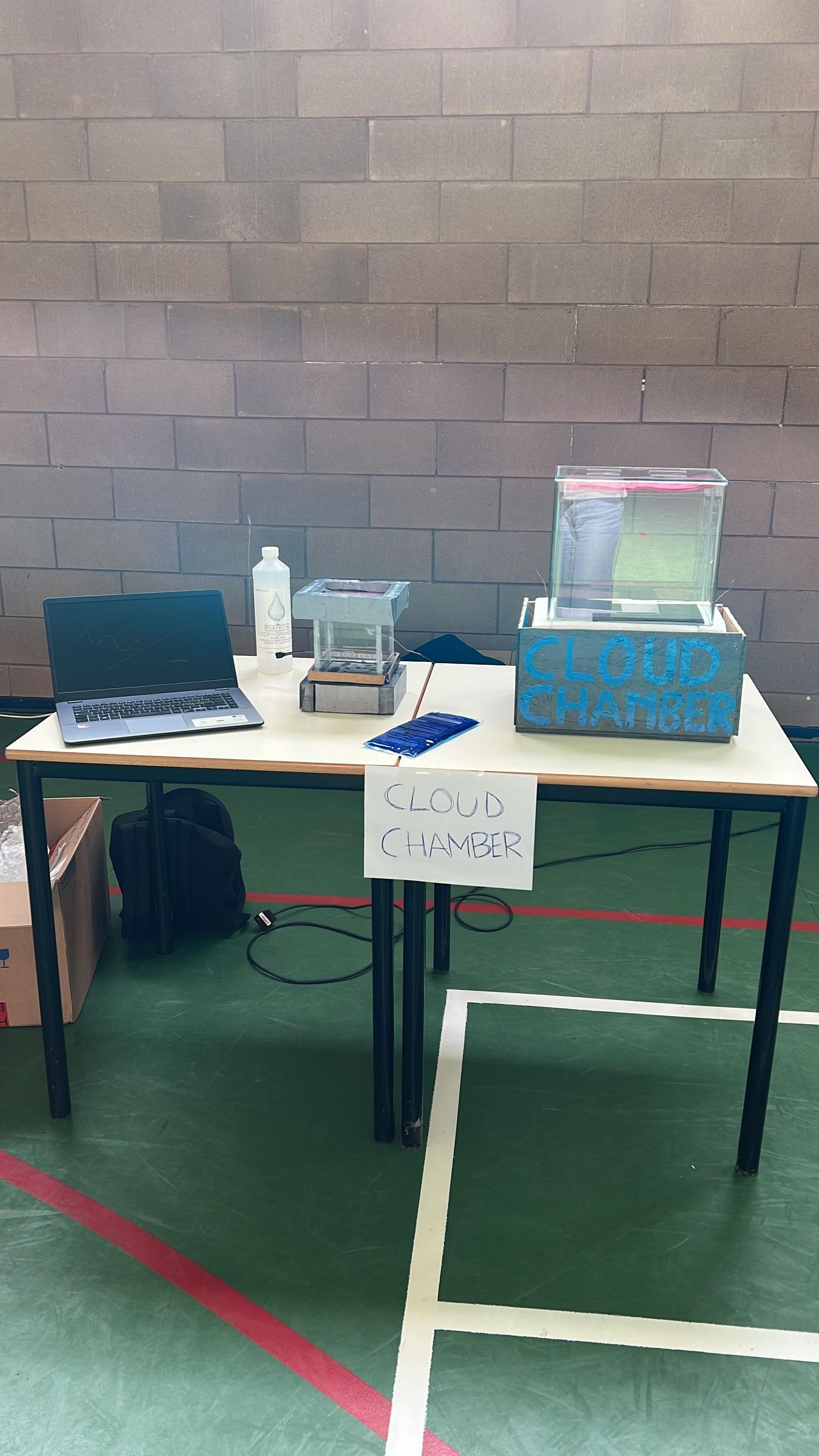 DIY Dry Ice Free Cloud Chamber : 4 Steps - Instructables