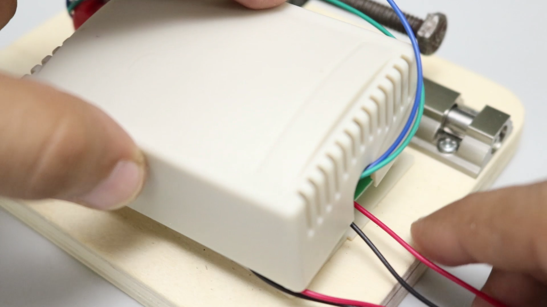 Remote Control Lock : 12 Steps (with Pictures) - Instructables