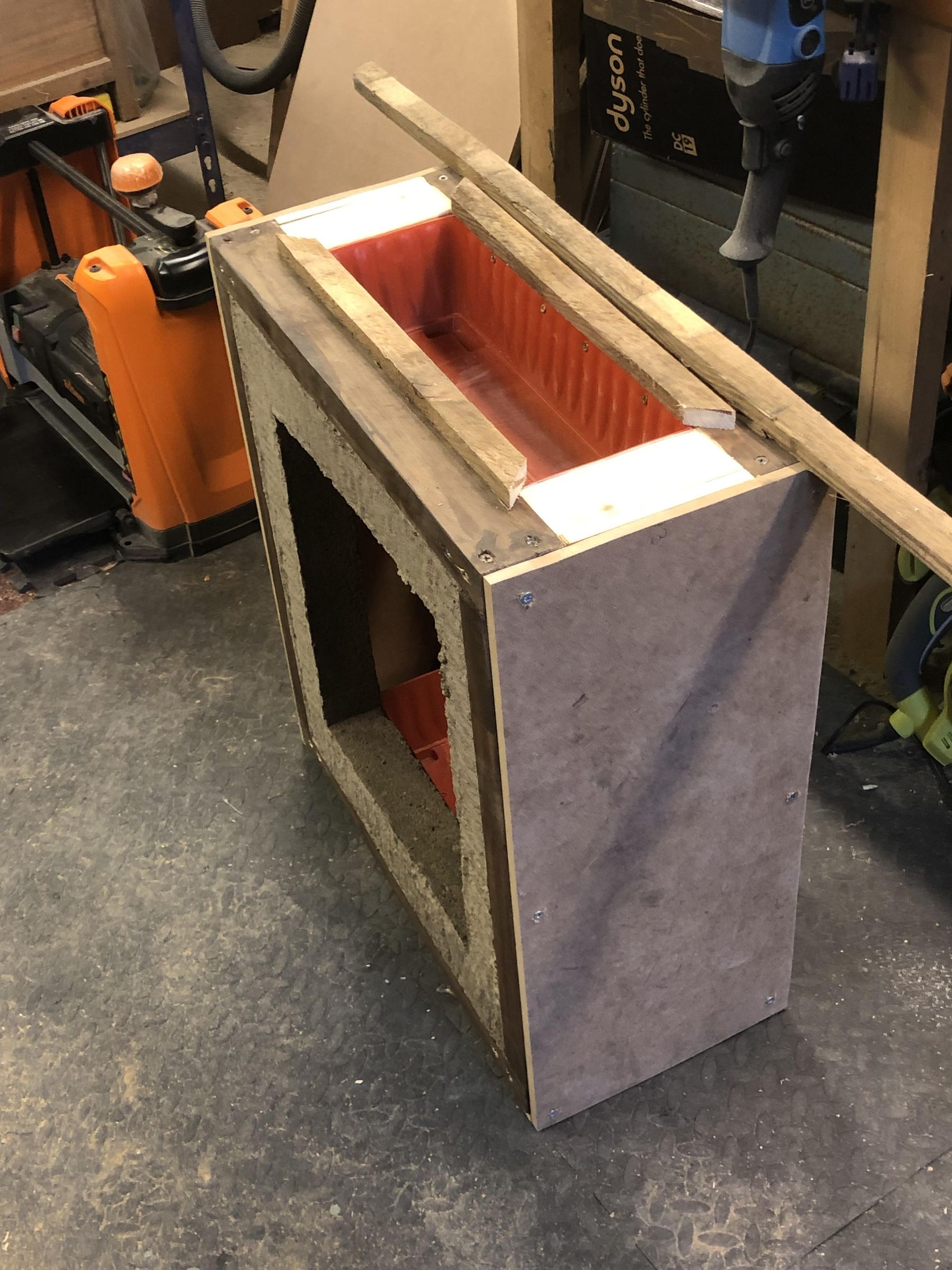 Concrete Framed Water Feature With Planter : 5 Steps (with Pictures ...