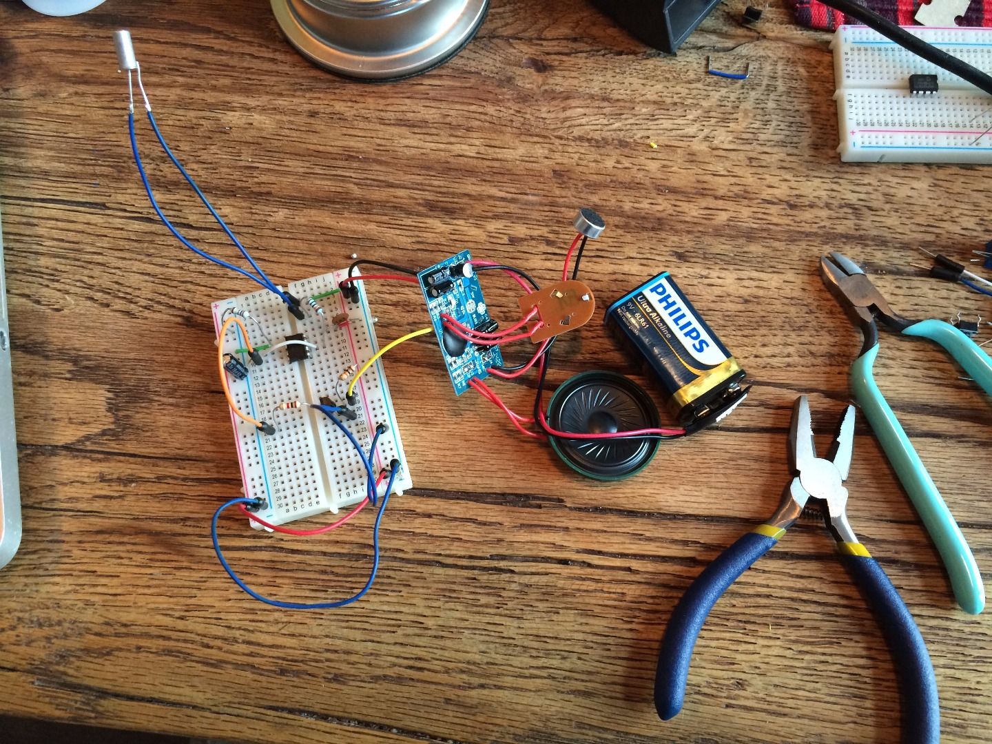 Get of Your Ass Warning Shouting Device : 5 Steps - Instructables