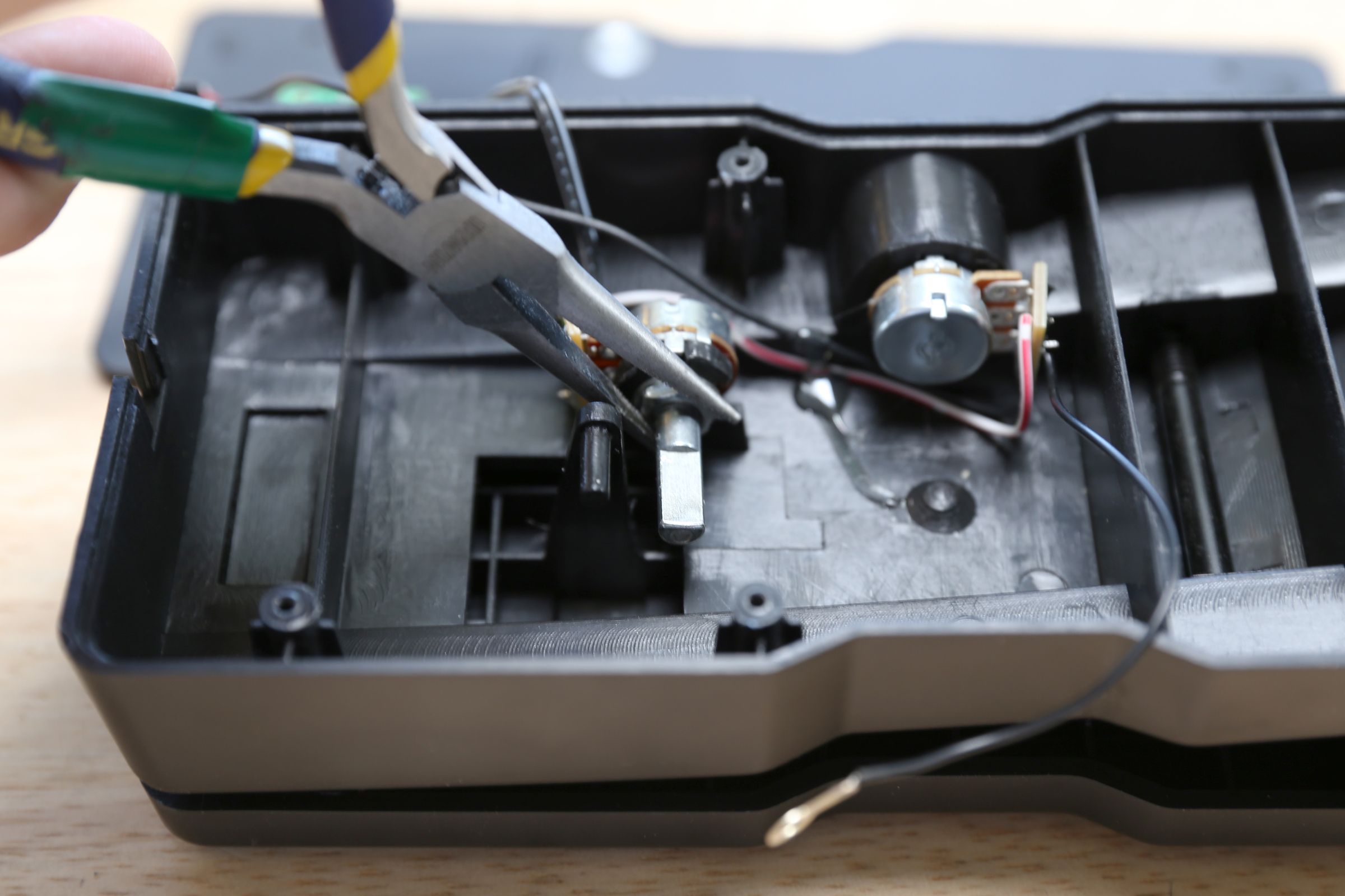 Shaky Leg Power Generator : 19 Steps (with Pictures) - Instructables