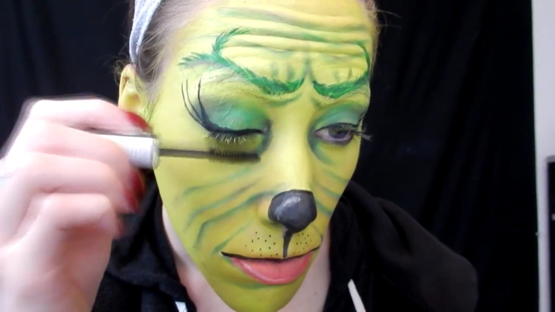 LATE: Grinch Face Paint : 8 Steps (with Pictures) - Instructables