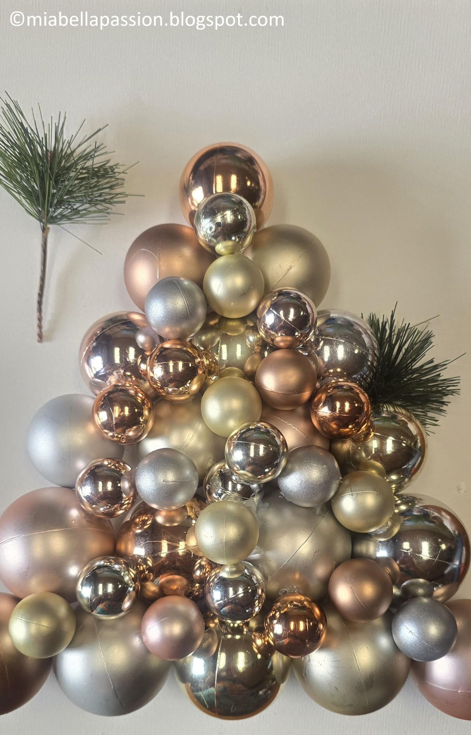 DIY 3D Bauble Christmas Tree Art : 5 Steps (with Pictures) - Instructables