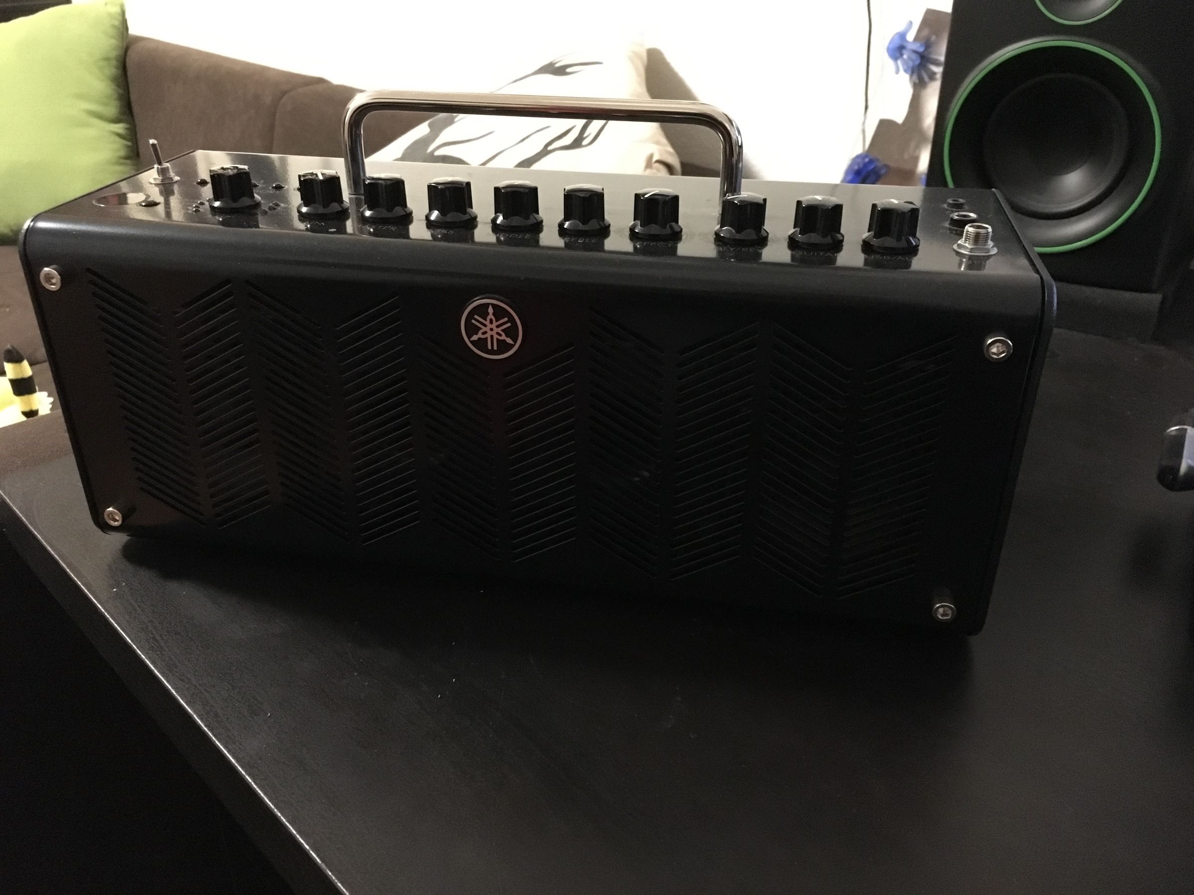 Yamaha THR10C Guitar Amp – Effects Poti Repair : 9 Steps - Instructables