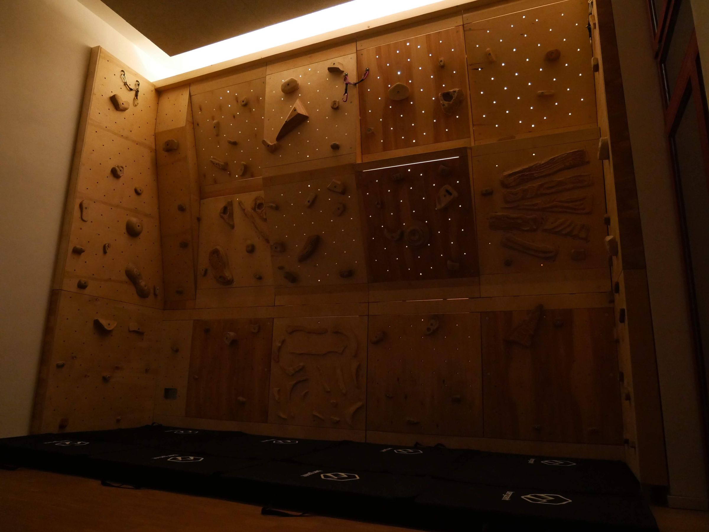 All Wooden Climbing Wall (with Interchangeable Wall Parts) : 8 Steps ...