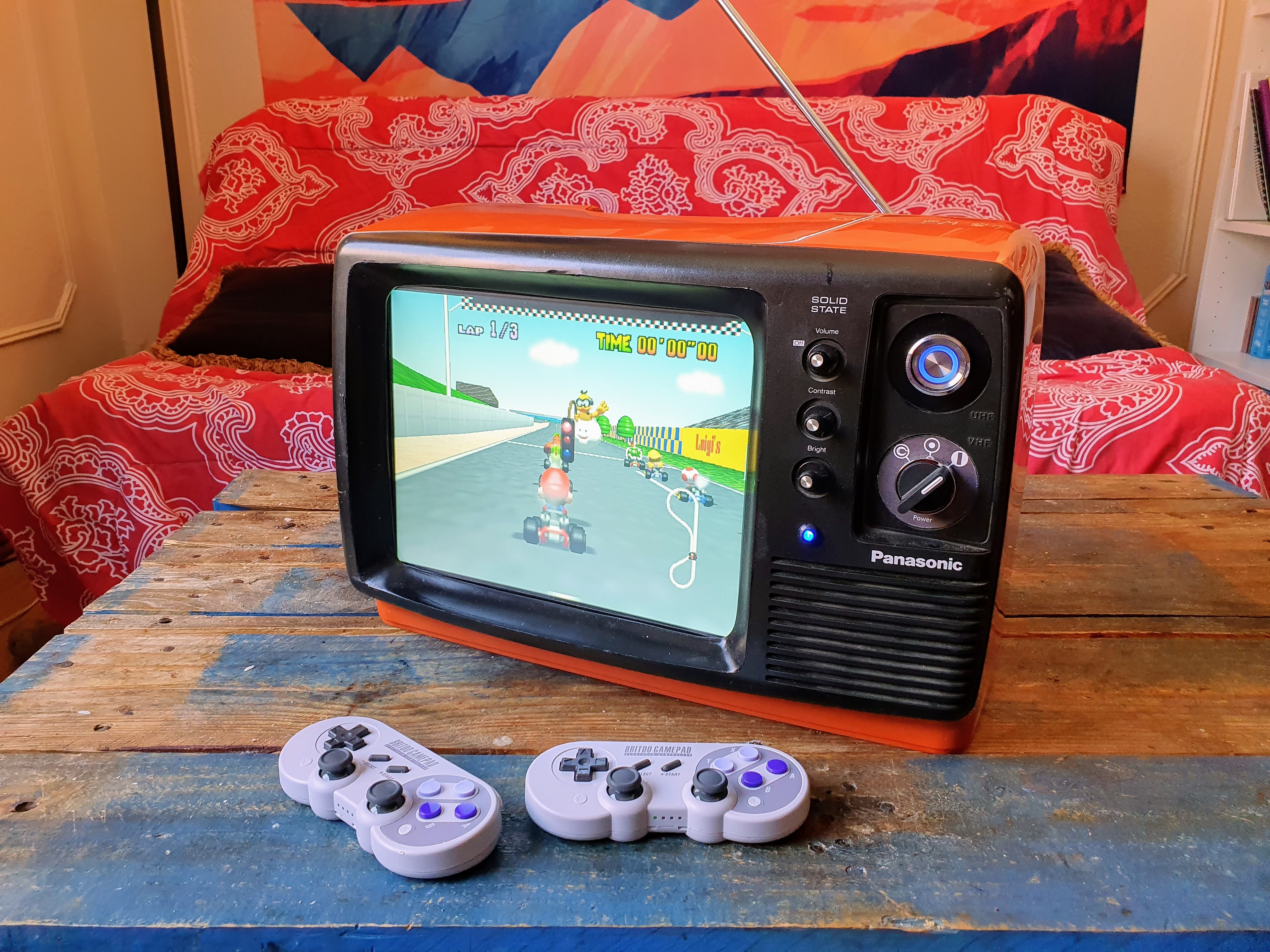 Portable Retrogaming TV : 4 Steps - Instructables