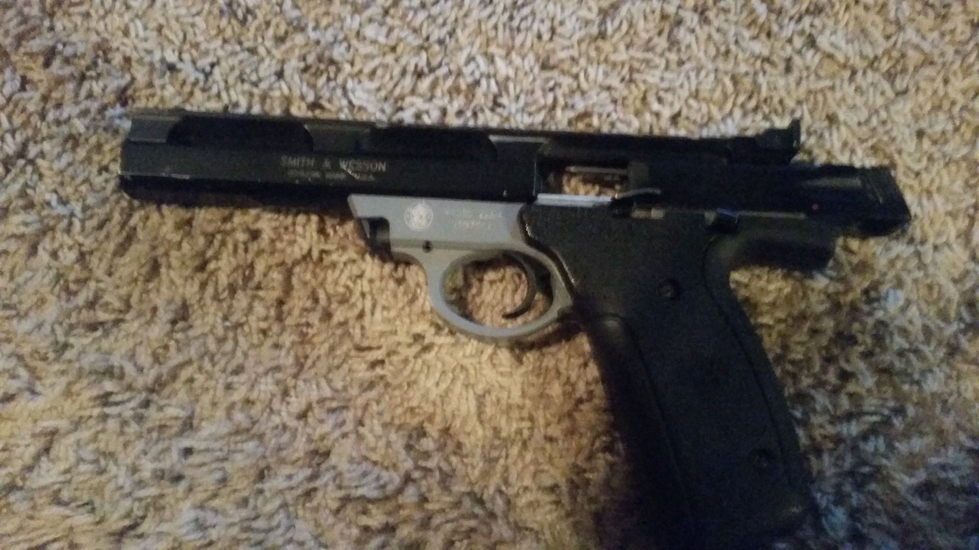 Field Stripping a S&W 22A Pistol : 4 Steps - Instructables