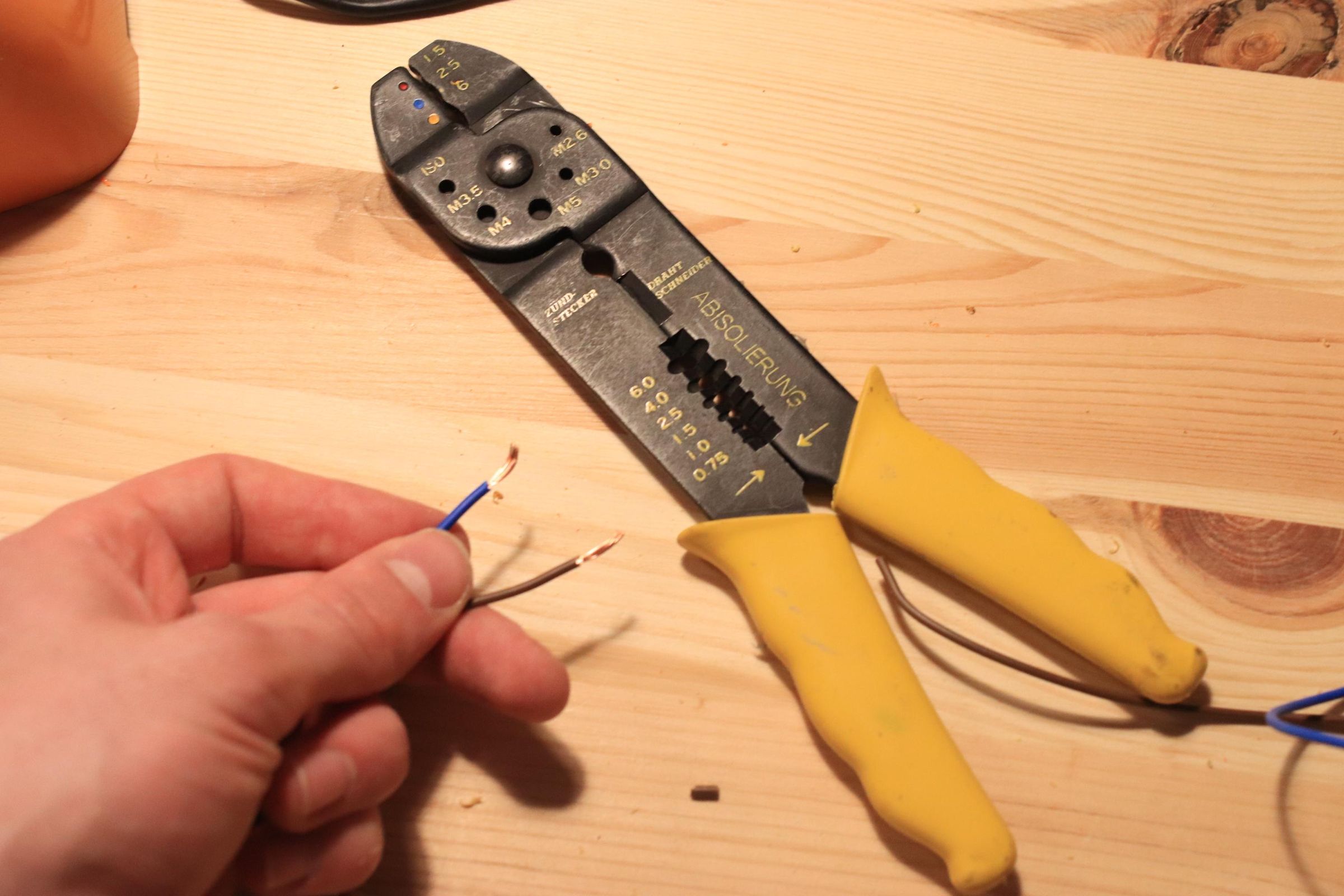 Upcycled RetroPhone Lamp : 17 Steps (with Pictures) - Instructables