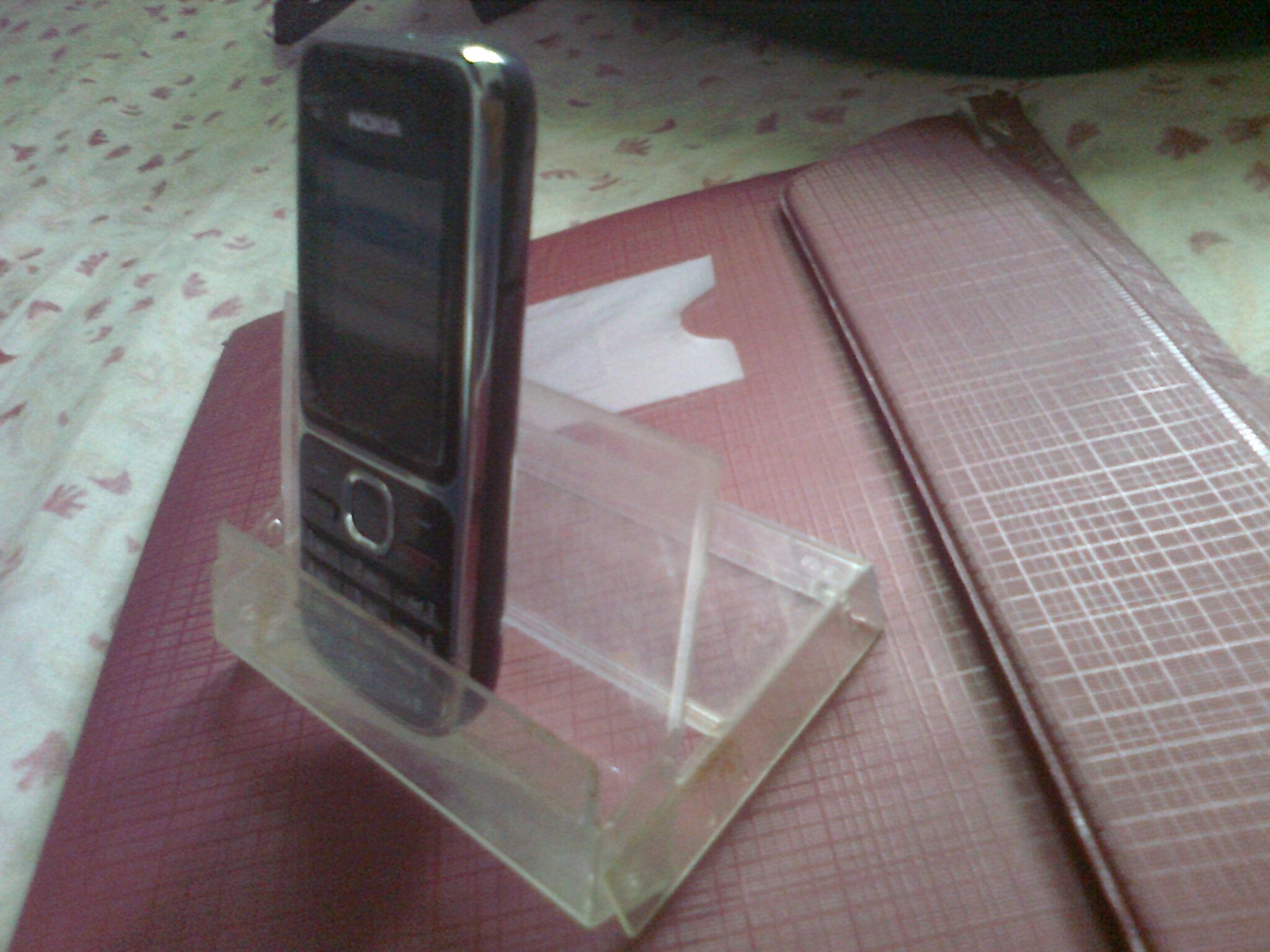Mobile Phone Stand Using Cassette Case - Instructables