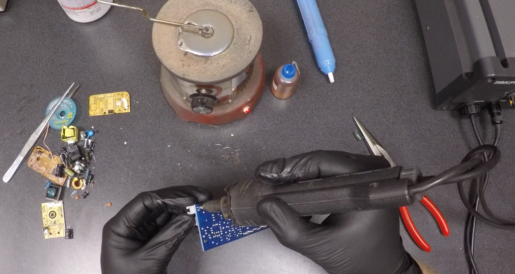 9 Different Desoldering Techniques : 10 Steps (with Pictures ...
