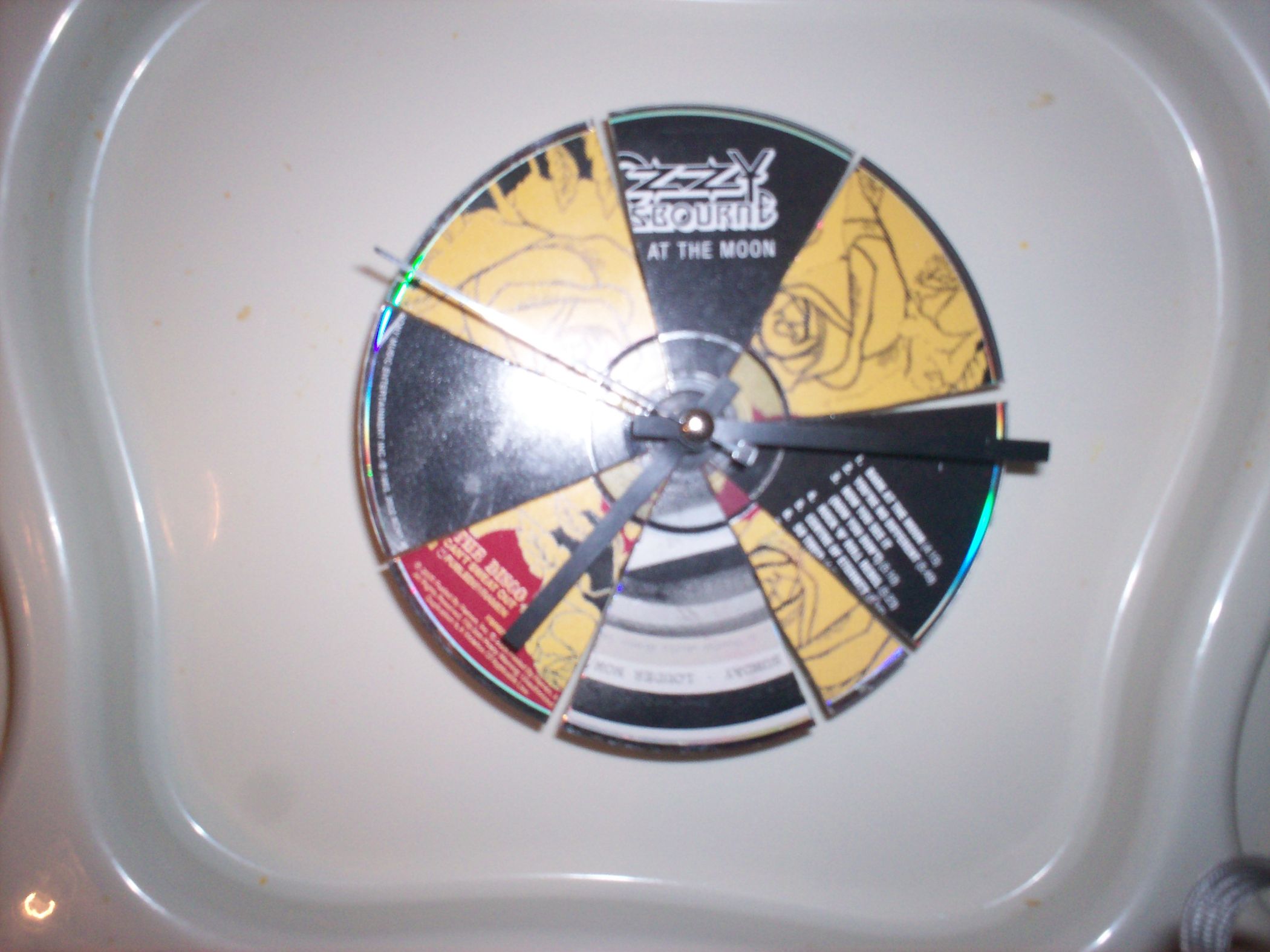 CD Clock : 6 Steps (with Pictures) - Instructables