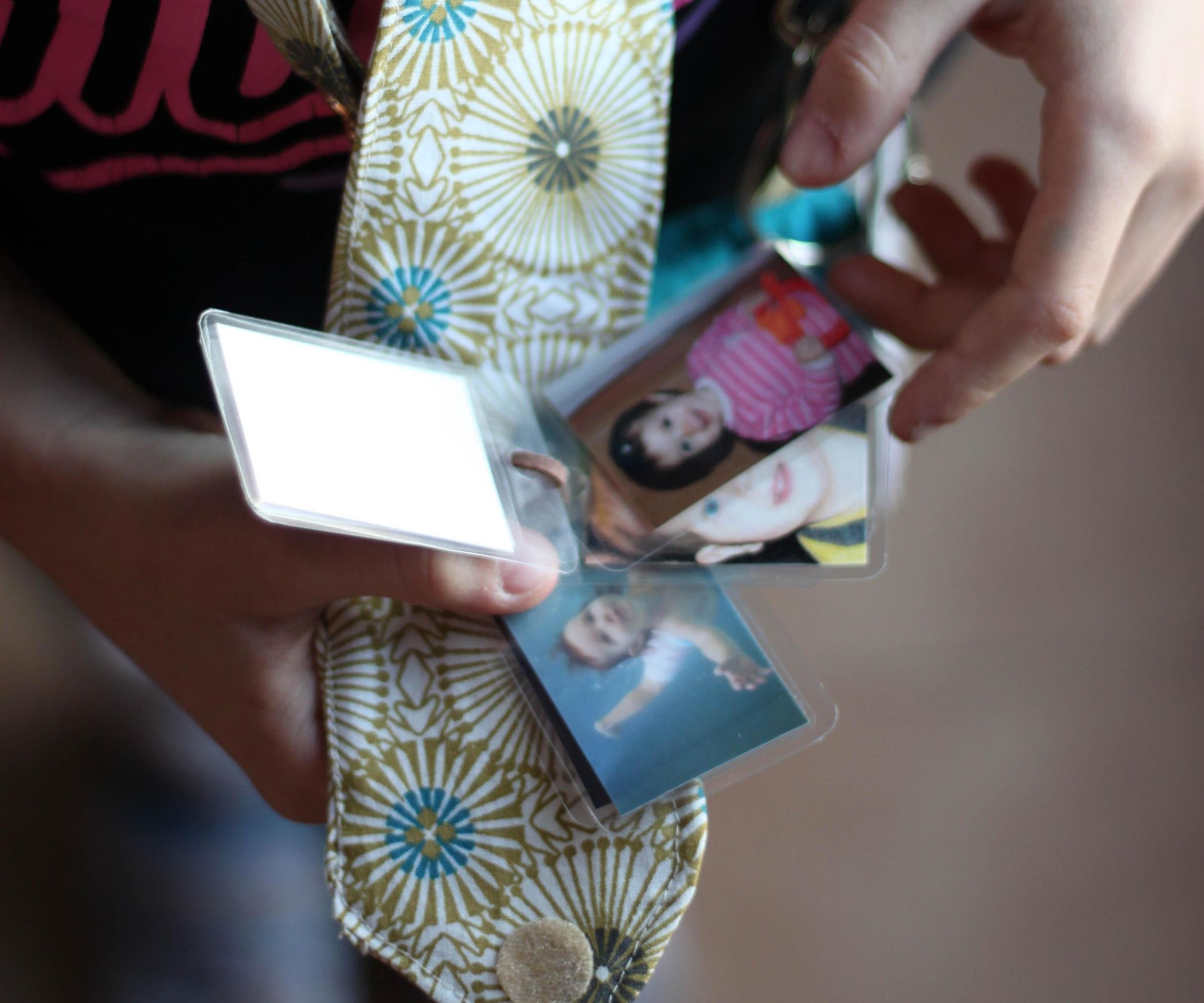 Keychain Photo Album : 6 Steps (with Pictures) - Instructables