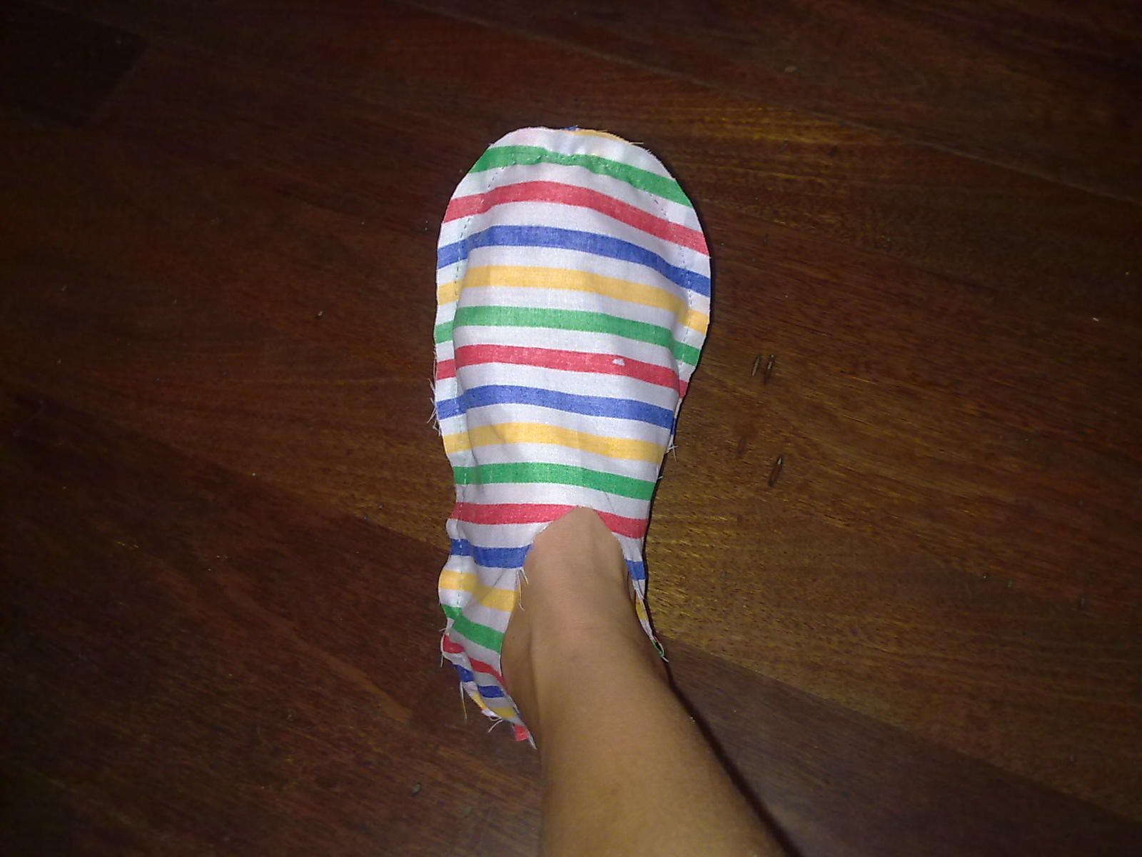 Reversible Soft Slipper Shoes : 7 Steps (with Pictures) - Instructables