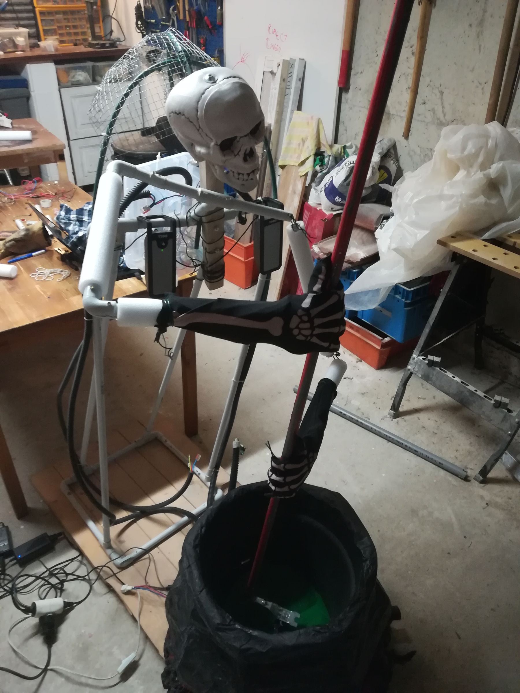 Witch Skeleton (Arduino) : 6 Steps (with Pictures) - Instructables