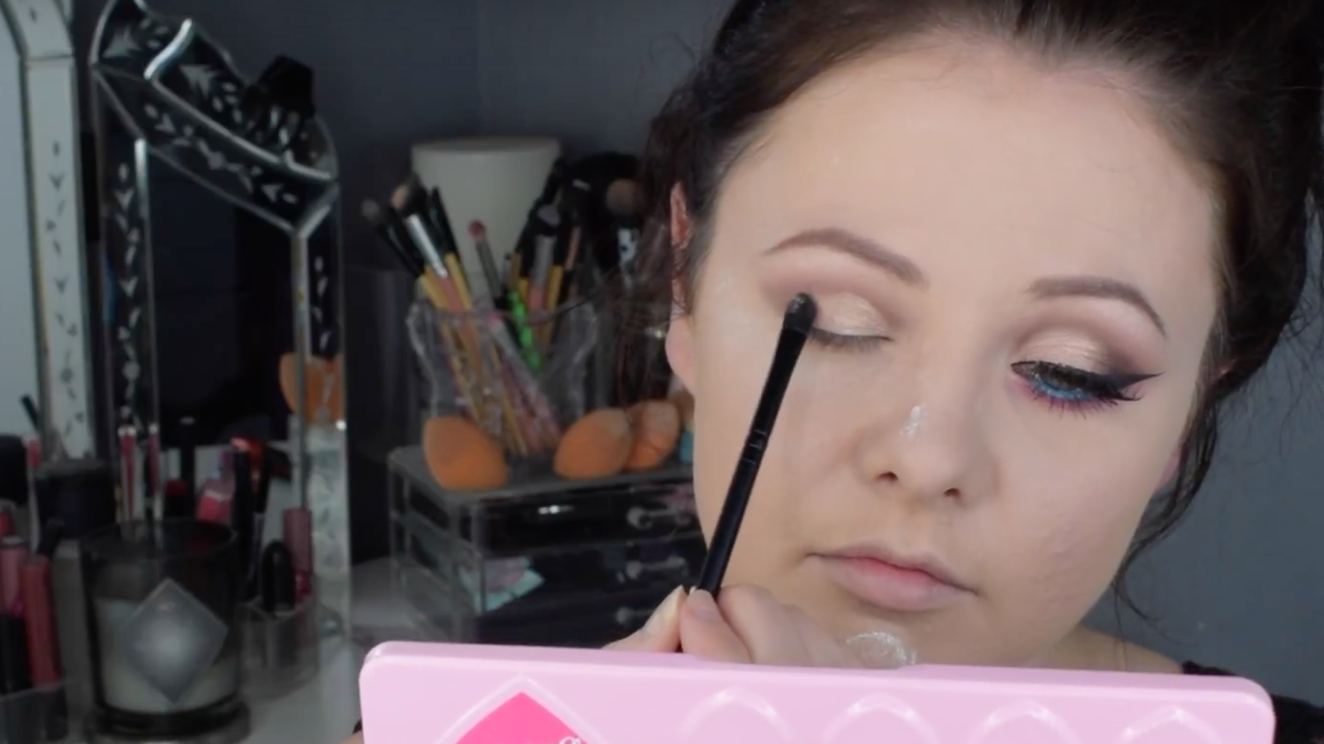Easy Clubbing Makeup Tutorial : 8 Steps (with Pictures) - Instructables