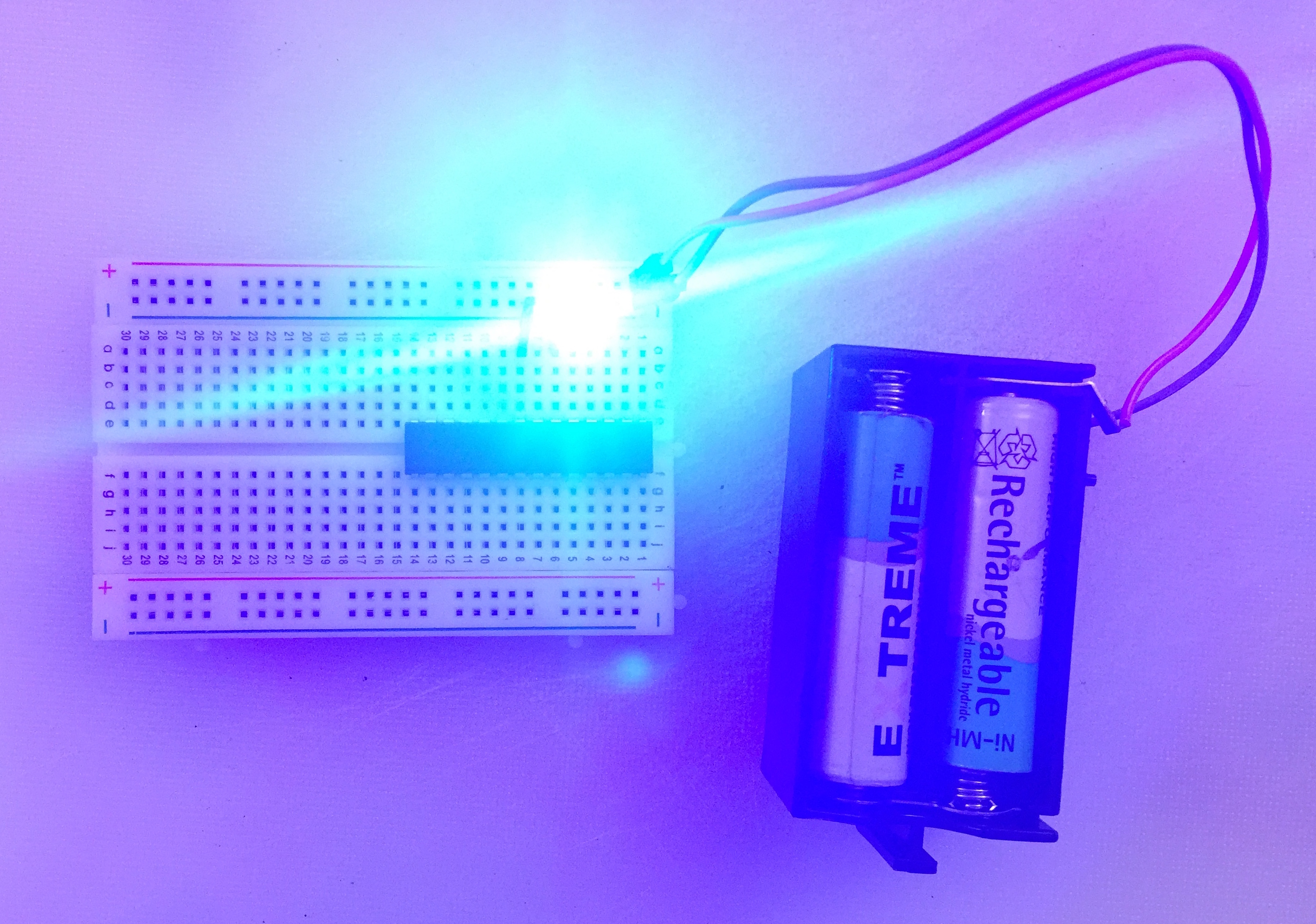 How to Make and Program an Absolutely Minimalistic Barebone Arduino ...
