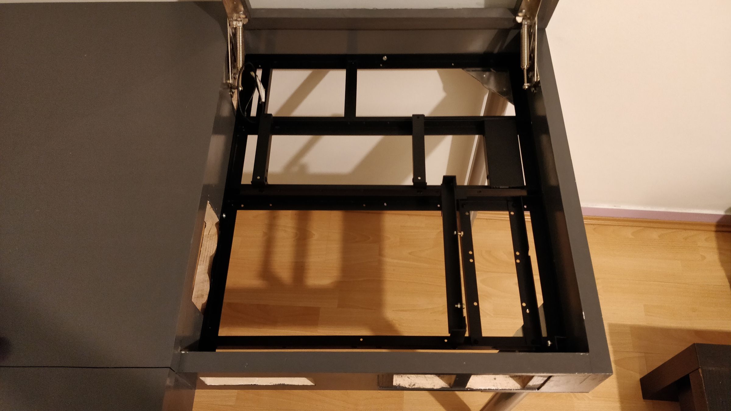 Desk With Built-in Computer and Laptop Height Stand : 10 Steps (with ...