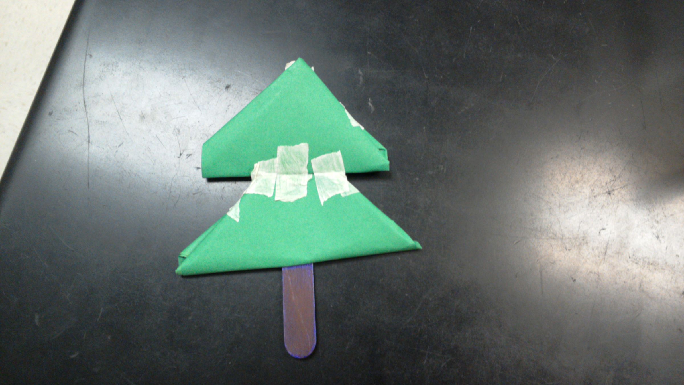 Makeshift Christmas Tree : 4 Steps - Instructables