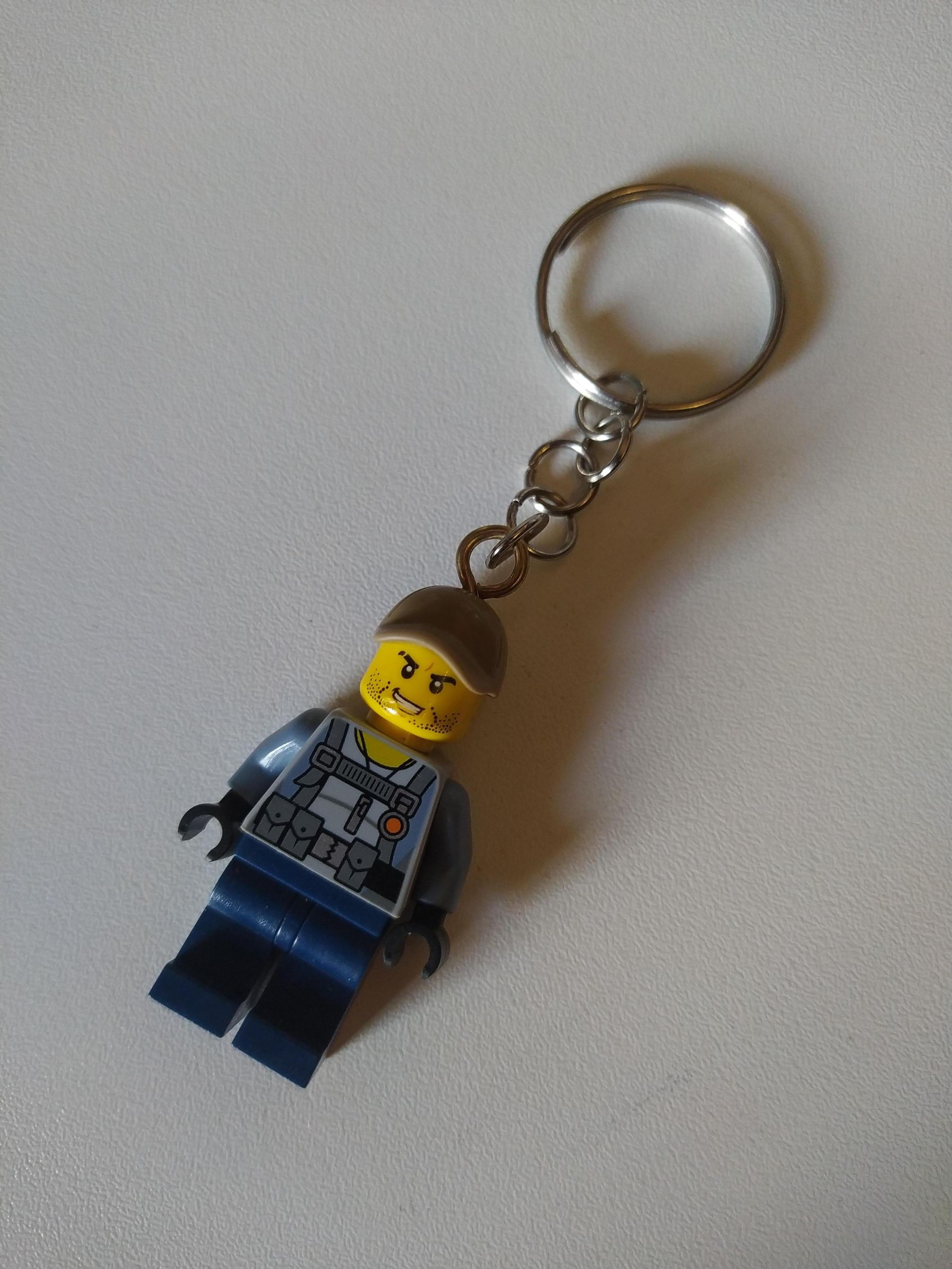 Super Simple Lego Keychain : 3 Steps - Instructables