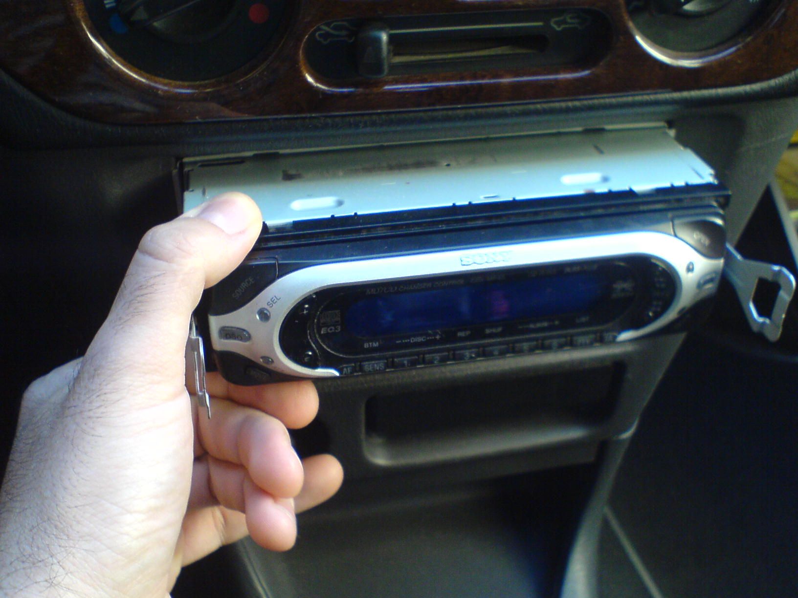 How to Connect Your Mp3 or Ipod on a Car Cd-player. : 6 Steps (with ...