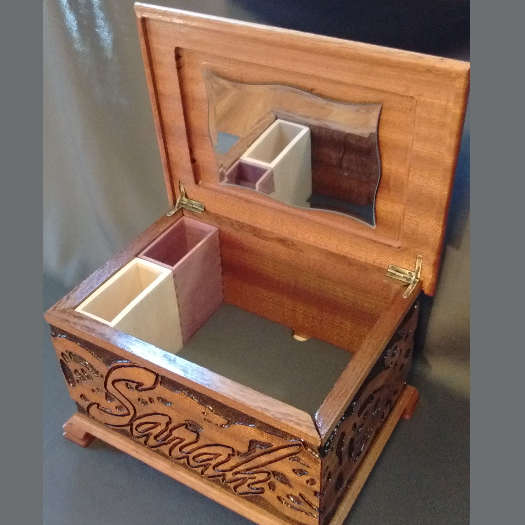 Sapele Wood Makeup Box : 14 Steps (with Pictures) - Instructables
