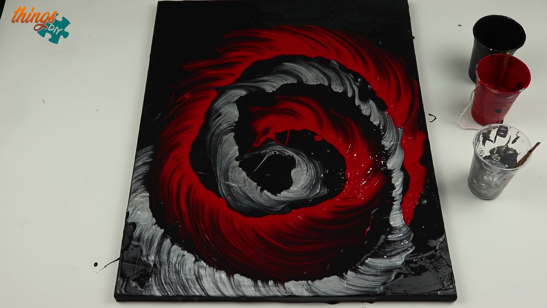 String Painting Spiral Pattern : 4 Steps - Instructables