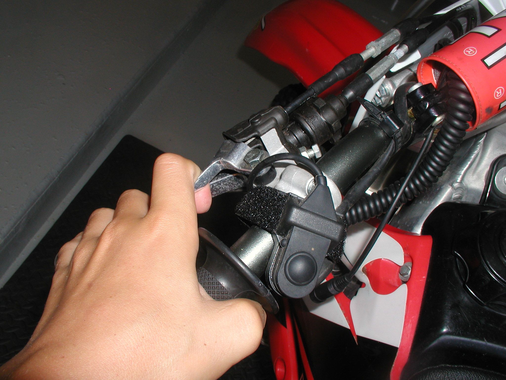 How to Kick Start a Motorcycle. : 5 Steps (with Pictures) - Instructables