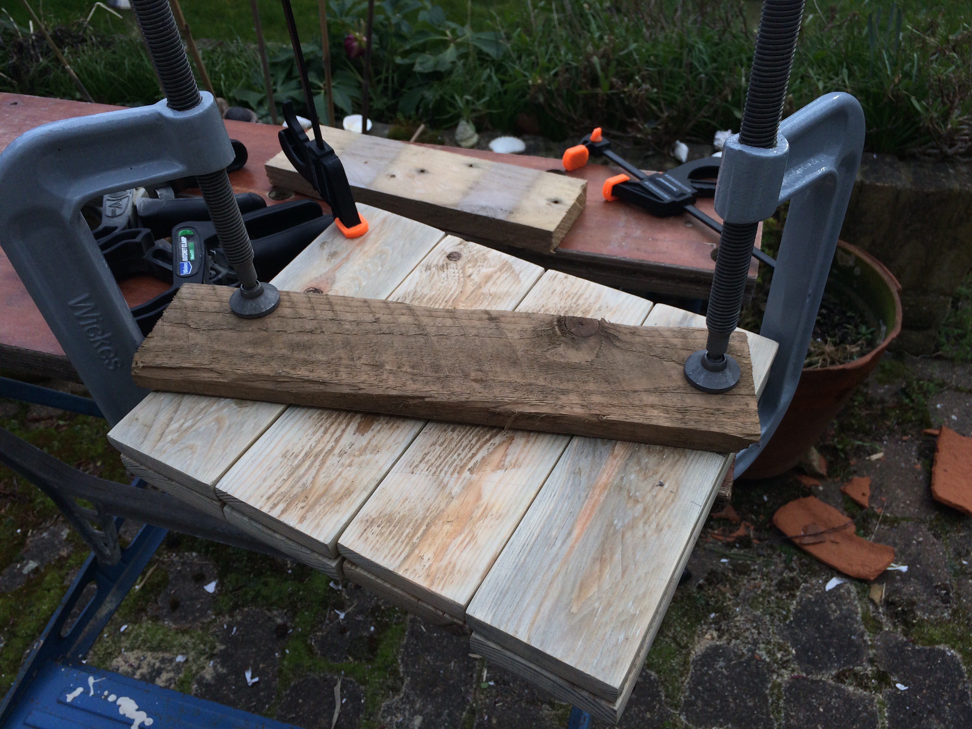 Pallet Wood Laptop Riser : 11 Steps (with Pictures) - Instructables