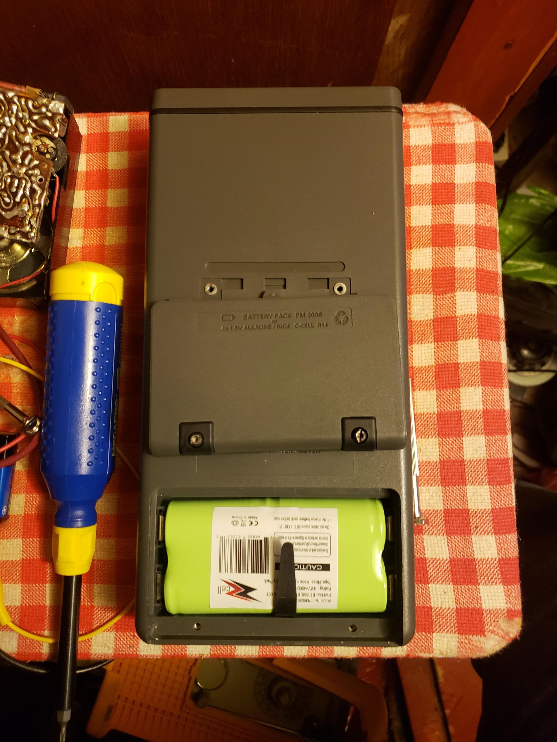 Fluke 91, 96 Keypad Replacement : 4 Steps - Instructables