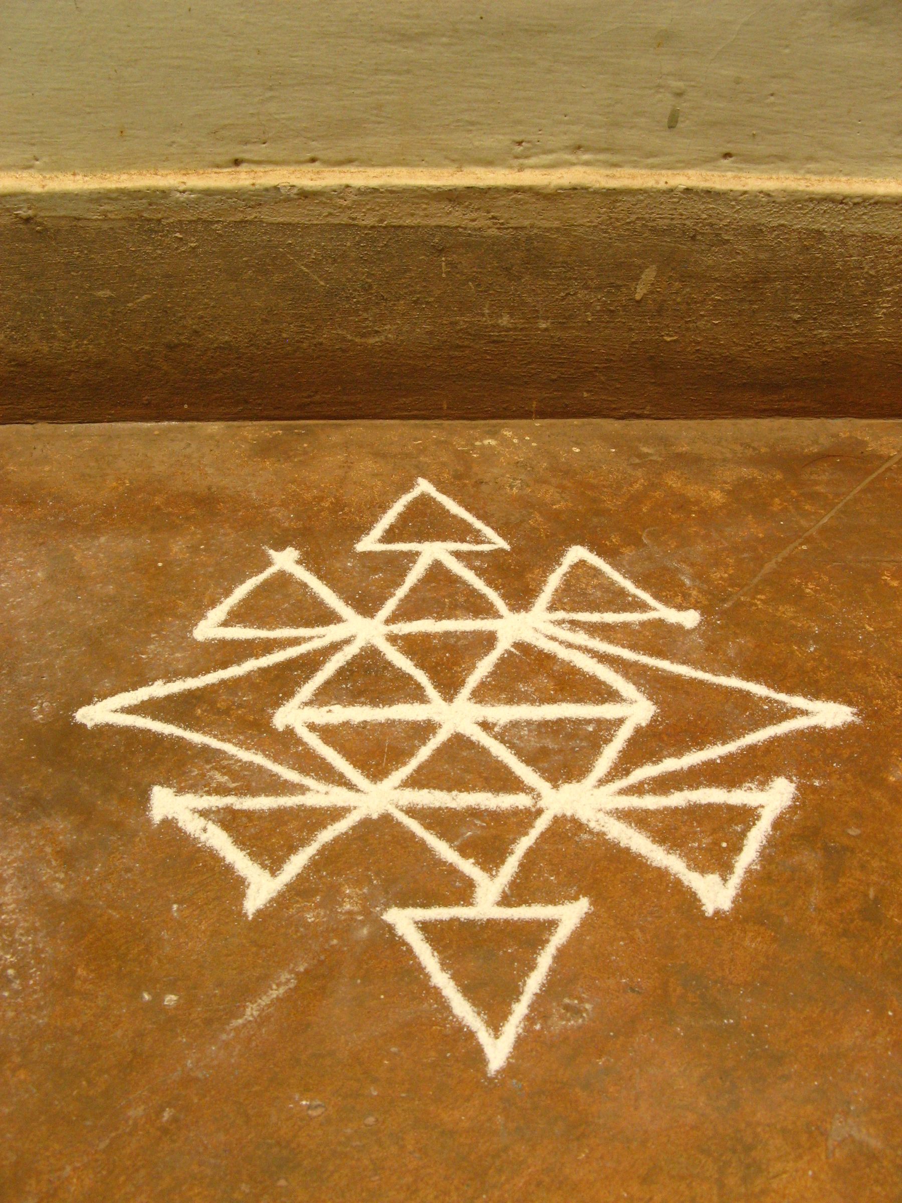 How to Draw a Grid Rangoli by Hand : 6 Steps - Instructables