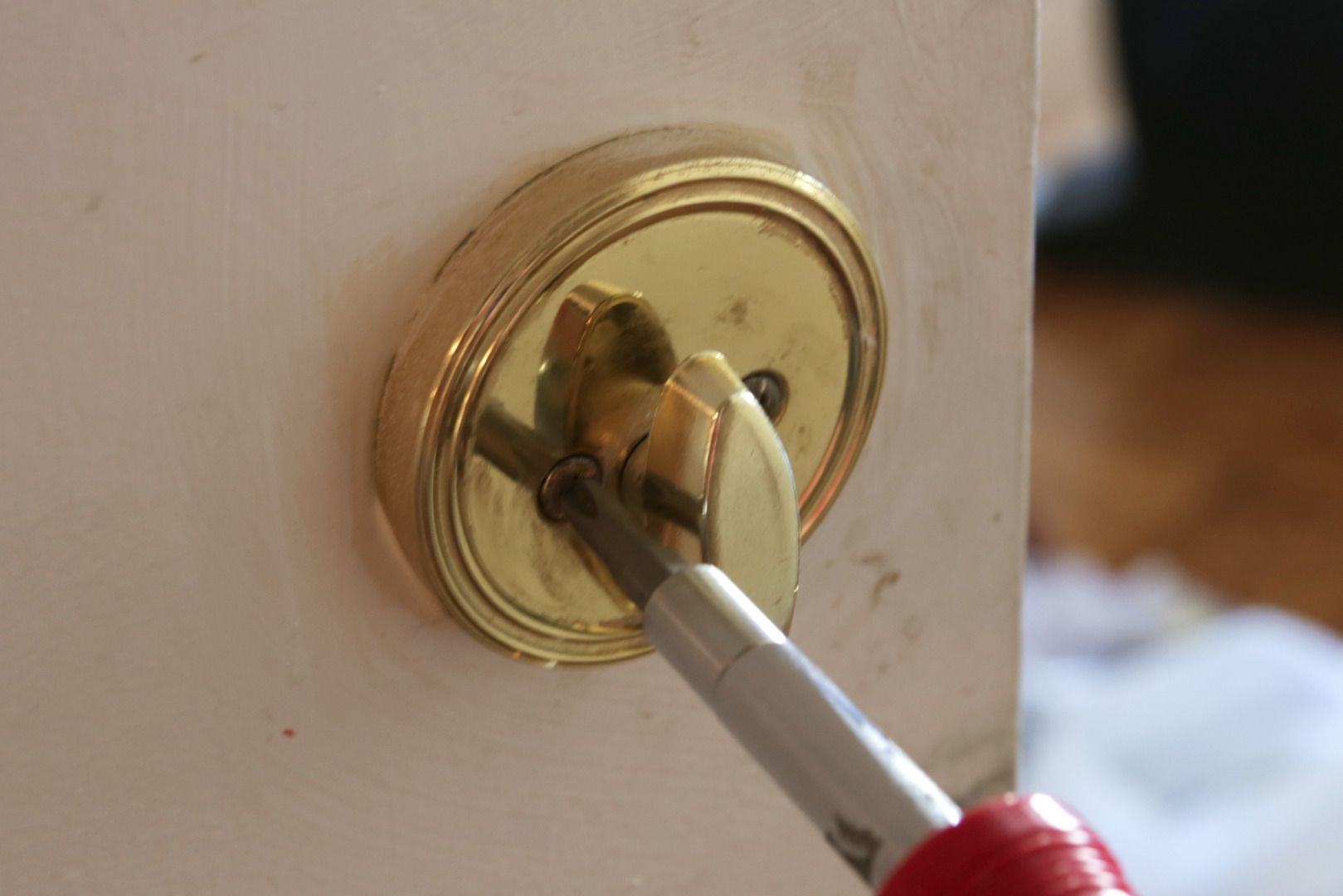 How to Change a Lock : 6 Steps (with Pictures) - Instructables