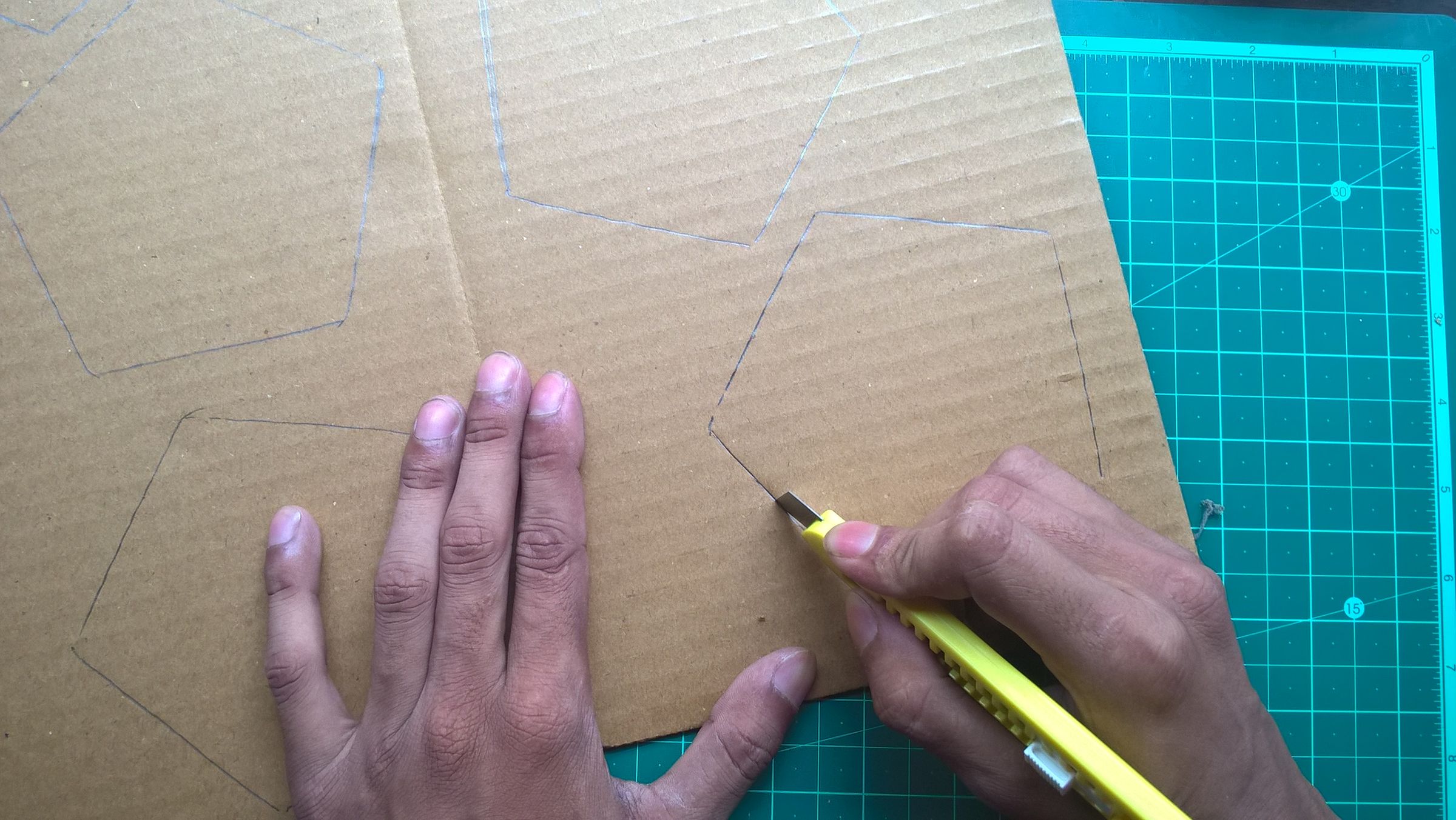 DIY Cardboard Lamp : 8 Steps (with Pictures) - Instructables