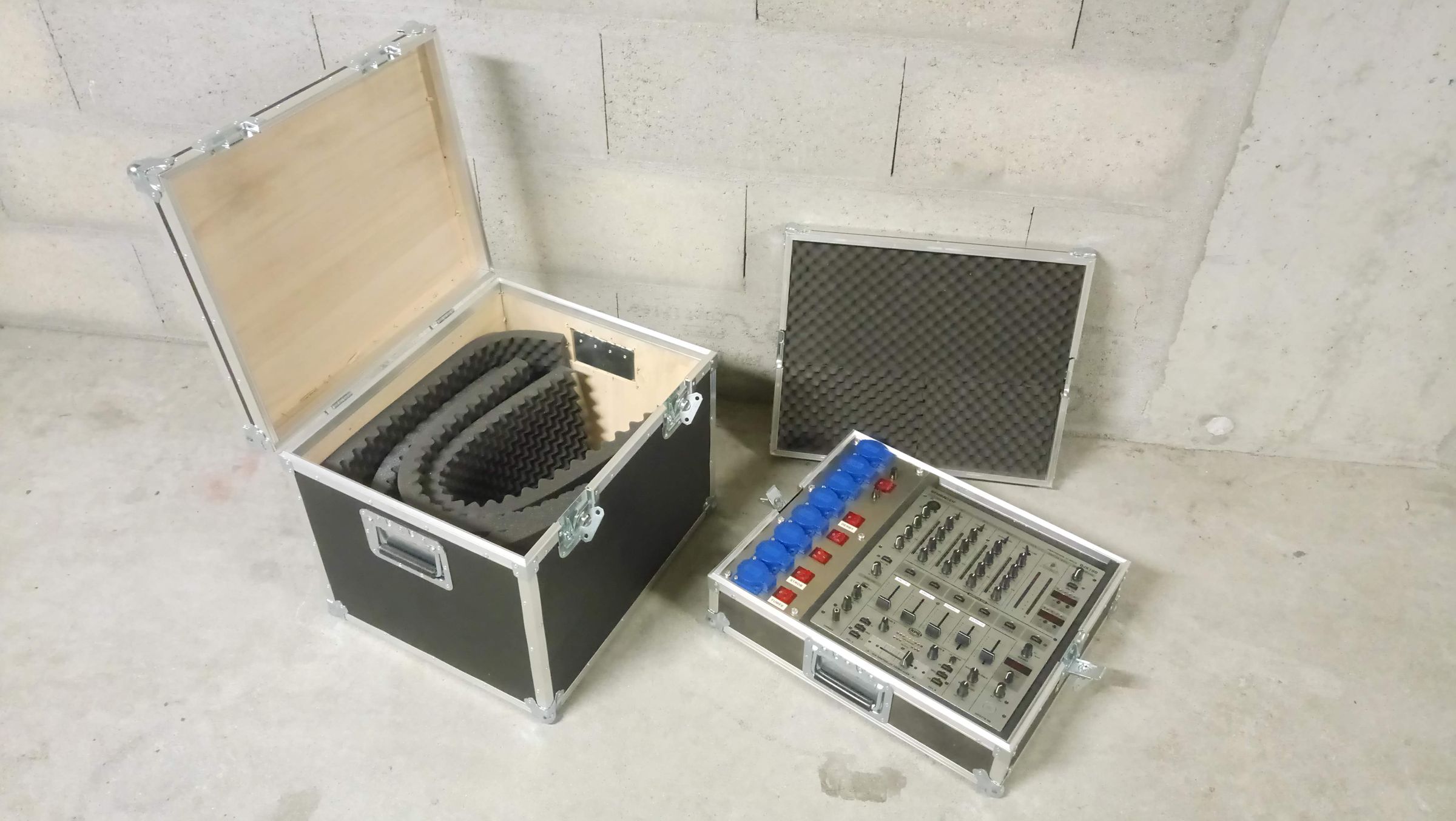 Making of a DIY Flightcase : 9 Steps (with Pictures) - Instructables