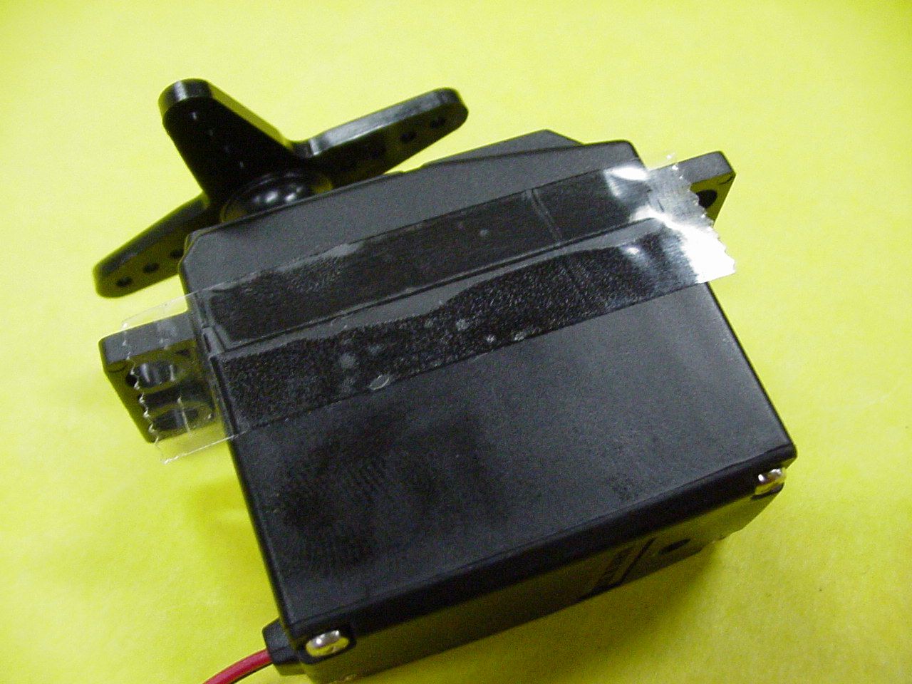 How to Modify a Servo Motor for Continuous Rotation ( One Motor Walker ...