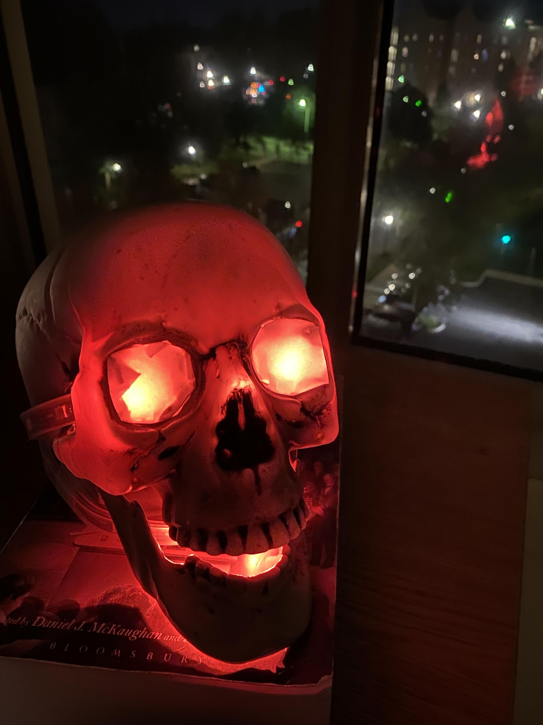 A Talking Skull Halloween Decoration! : 11 Steps - Instructables