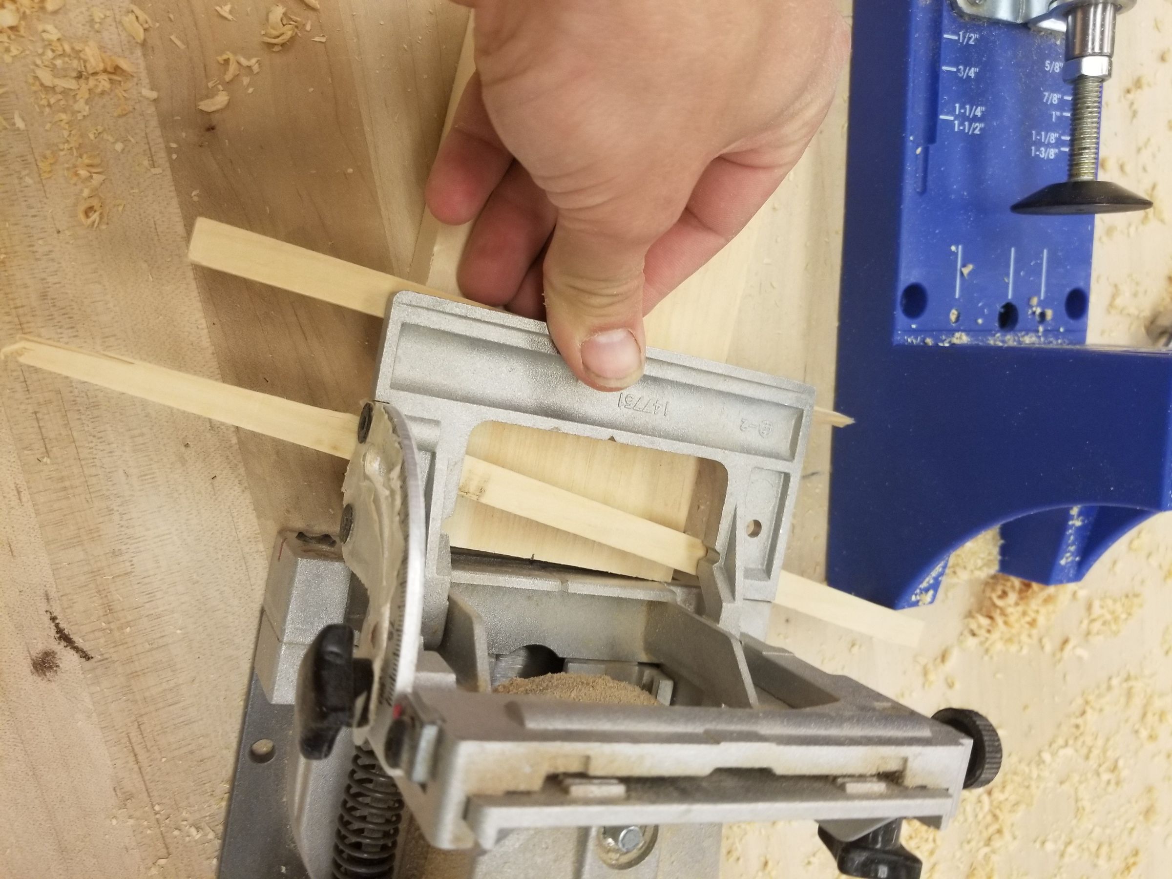 Pinewood Desk : 8 Steps (with Pictures) - Instructables