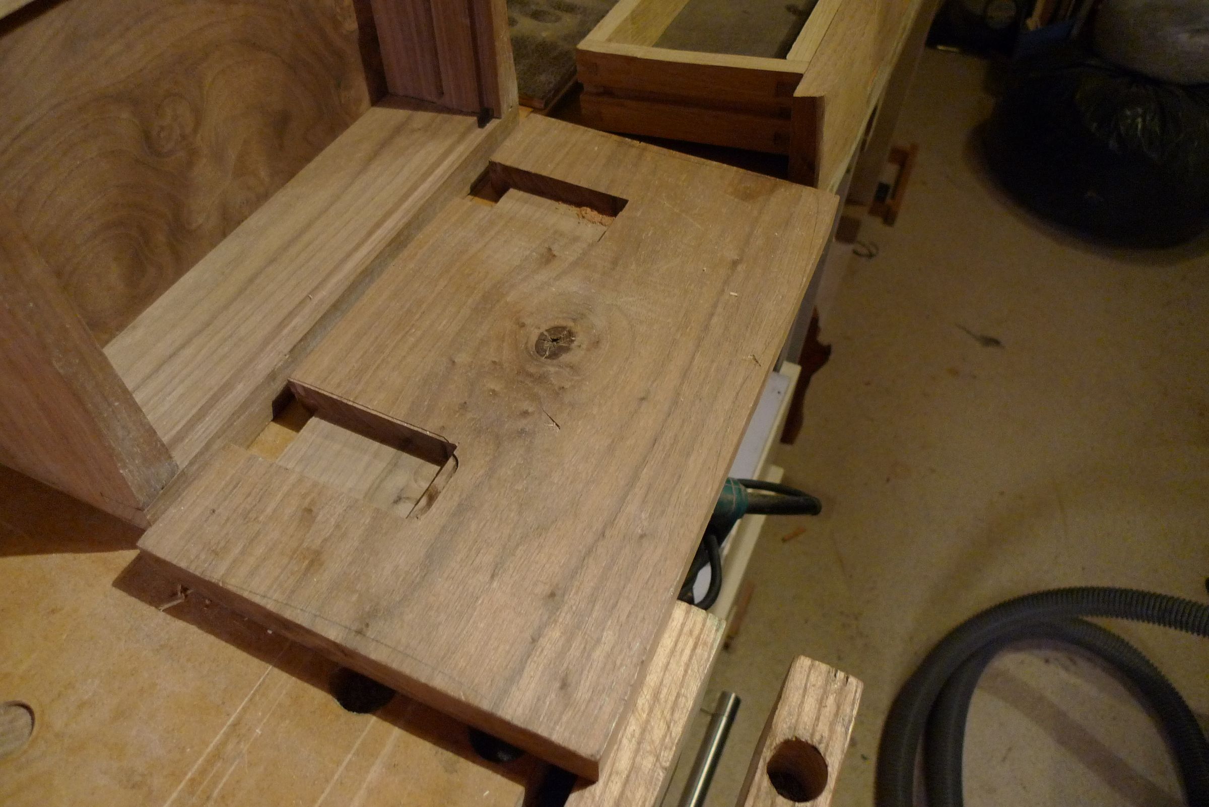 Finishing Walnut Box With Integral Hinge : 7 Steps (with Pictures ...