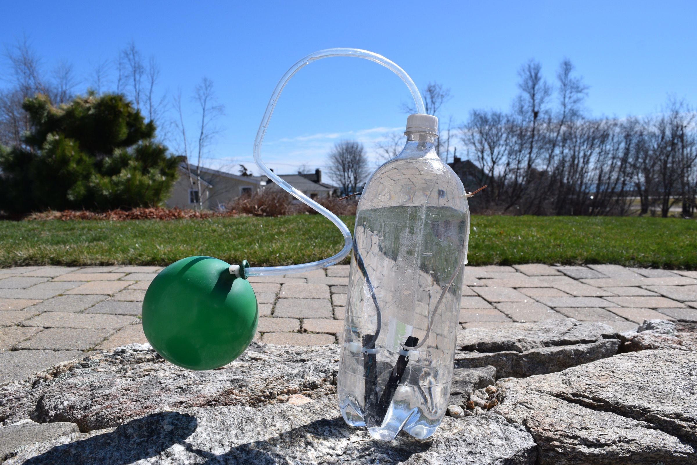 Explosive Water Through Electrolysis : 6 Steps - Instructables
