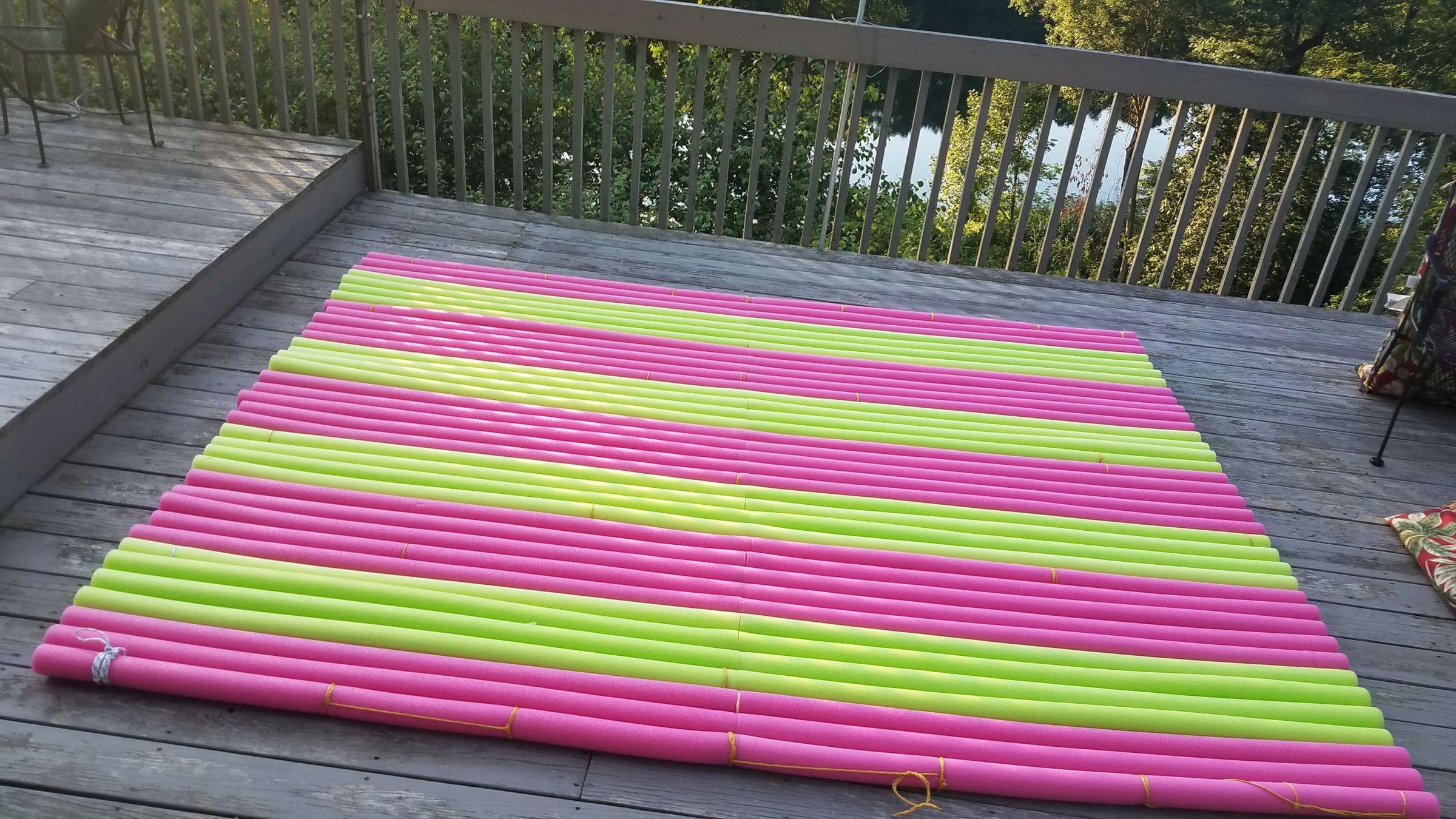 Floating Wet Lounger Water Pad/raft for 6, Under $100 : 3 Steps (with ...