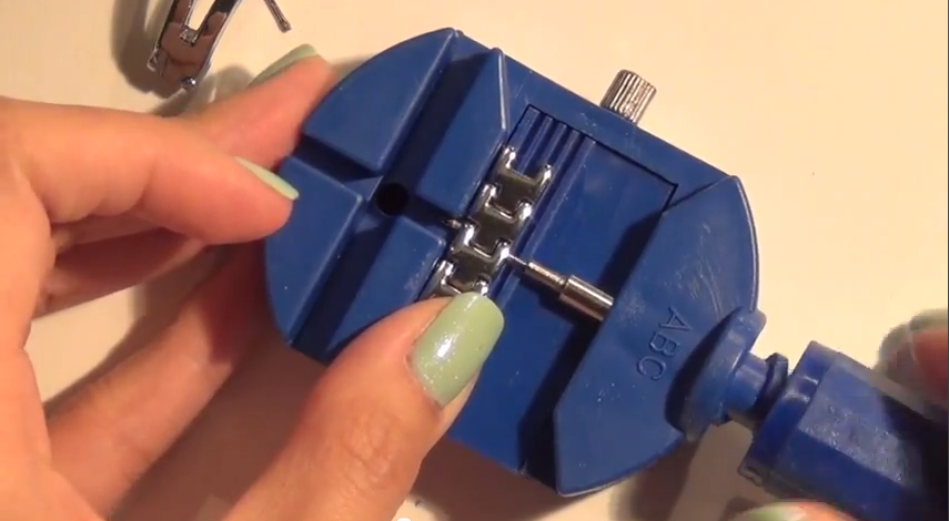 How to Resize a Watch Using Watch Link Remover - Instructables
