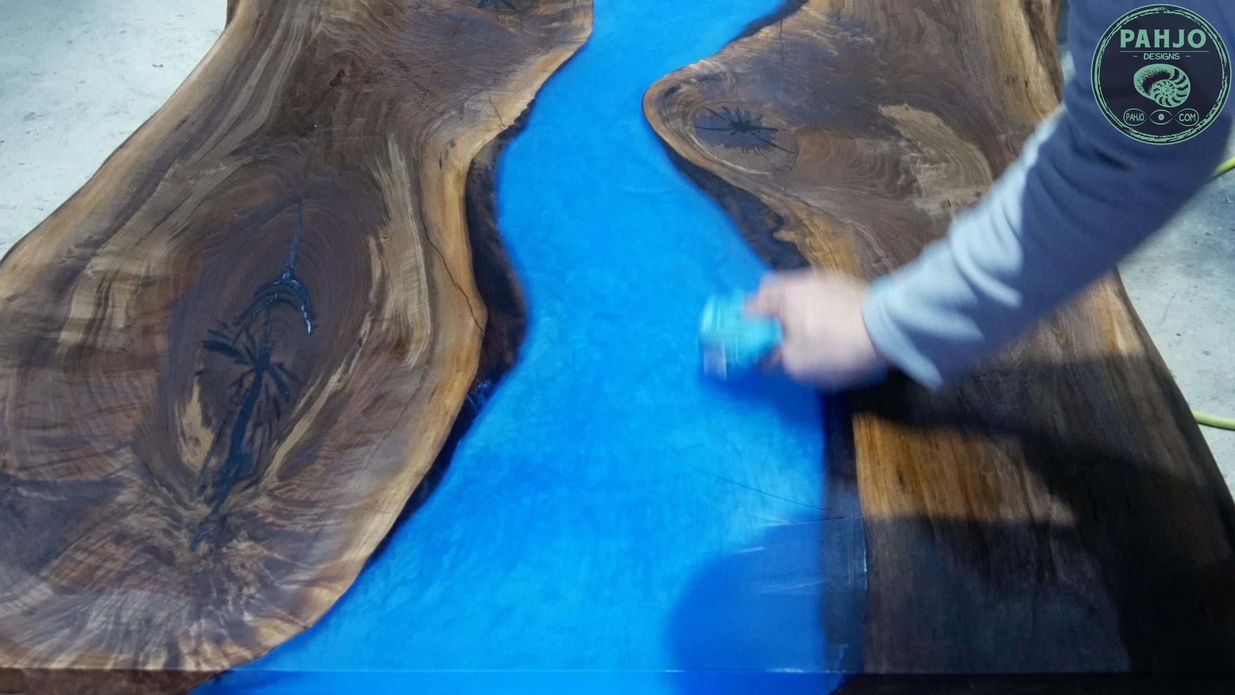 DIY Walnut Epoxy Dining Table : 19 Steps (with Pictures) - Instructables