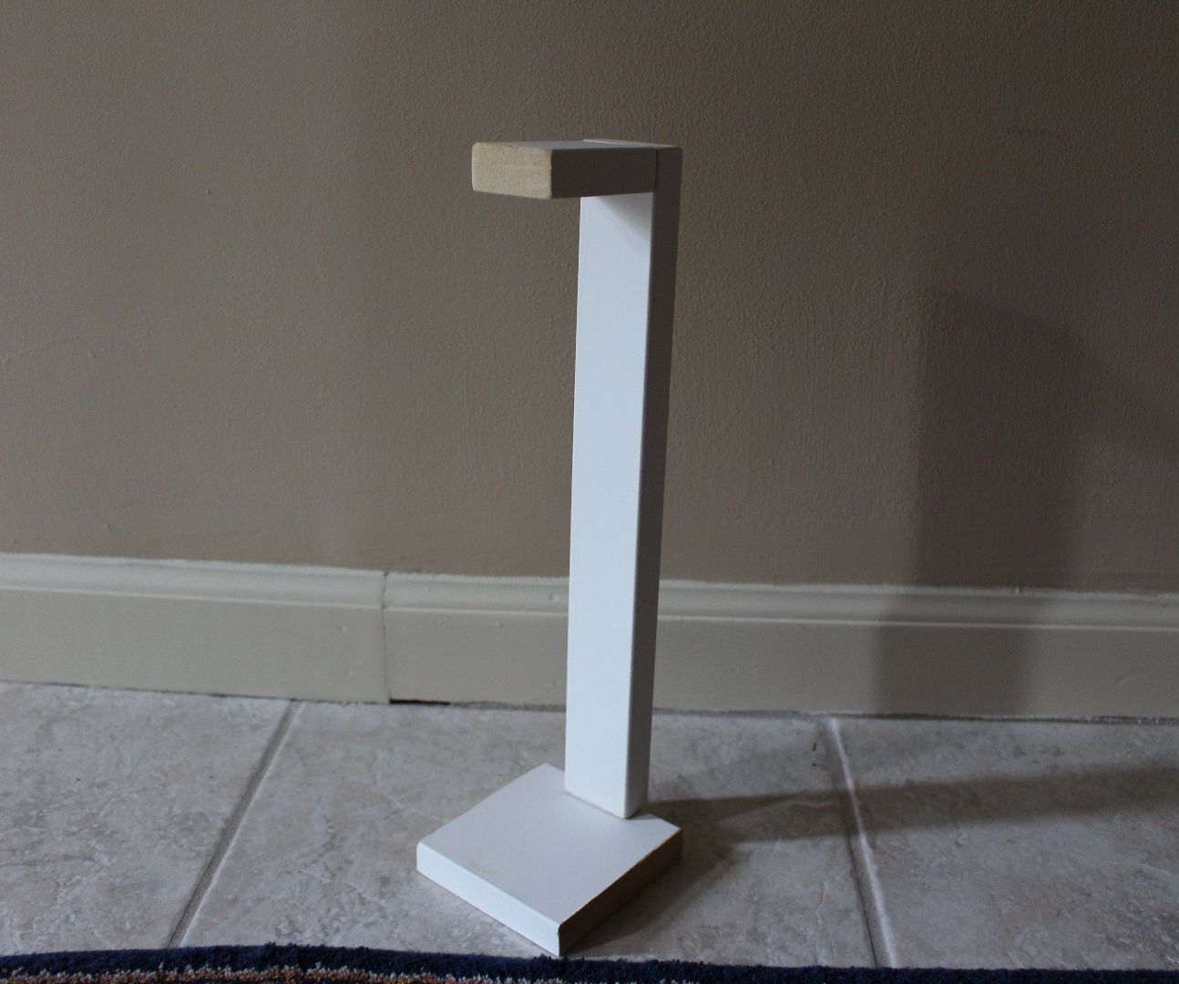 Simple Headphone Stand : 5 Steps - Instructables