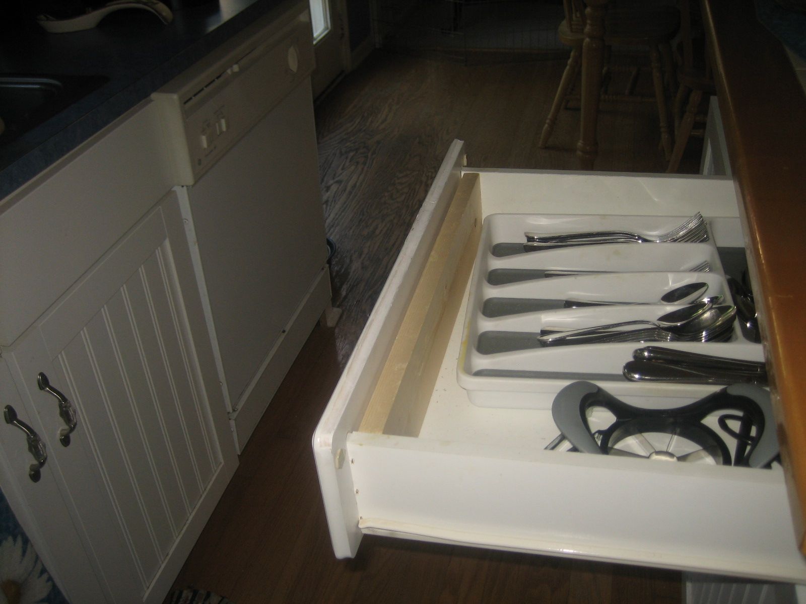 REPLACING DRAWER FACES : 5 Steps (with Pictures) - Instructables