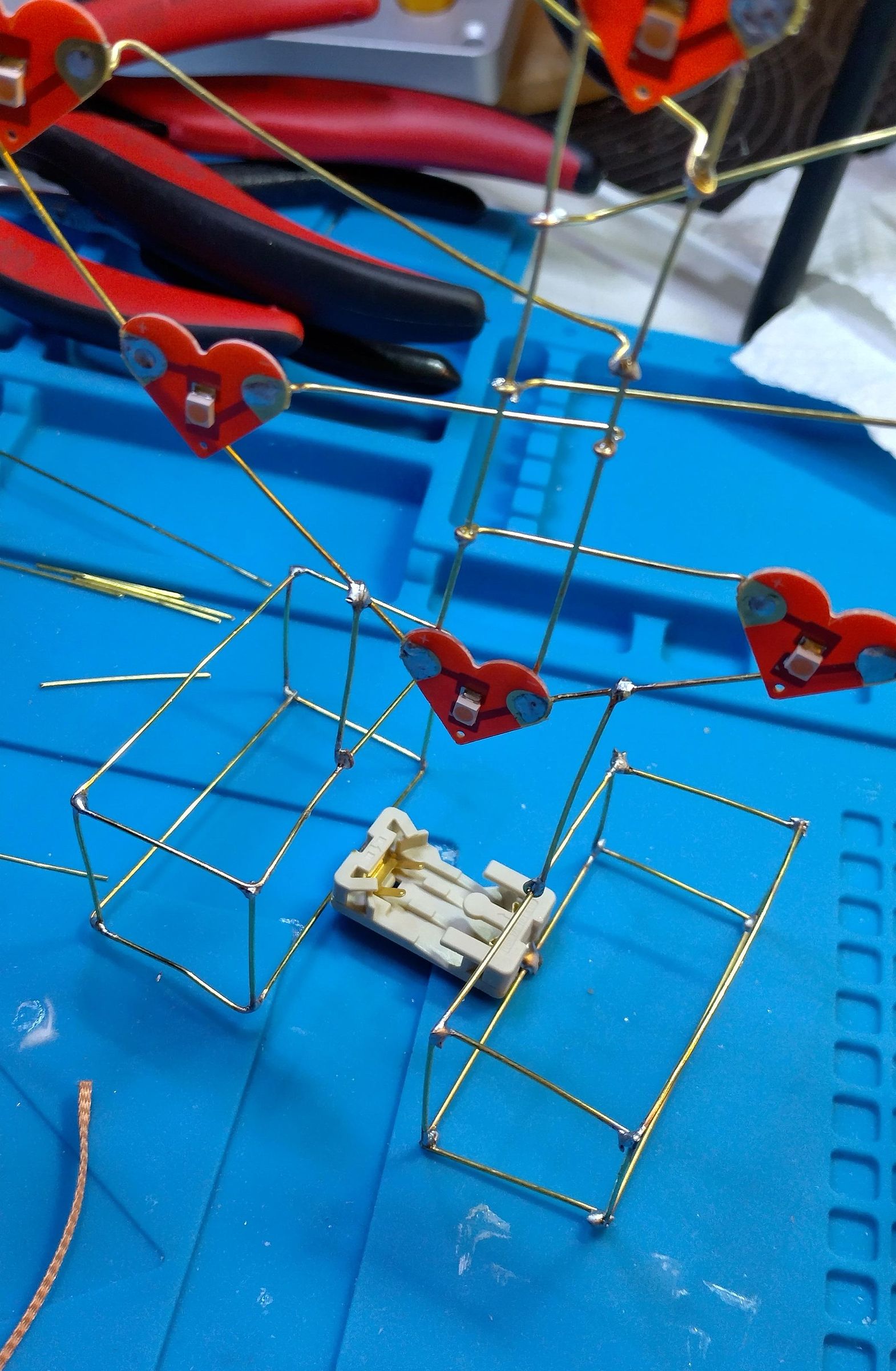 Heart-shaped LED Freeform Circuit : 14 Steps (with Pictures ...