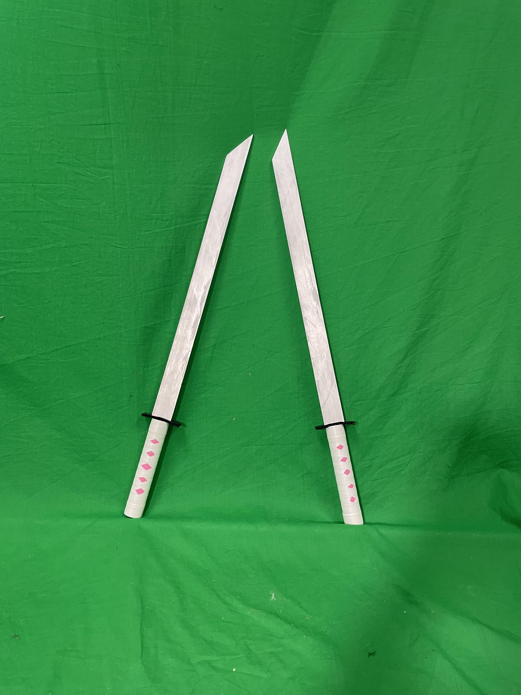 Gwenpool Katanas : 6 Steps - Instructables