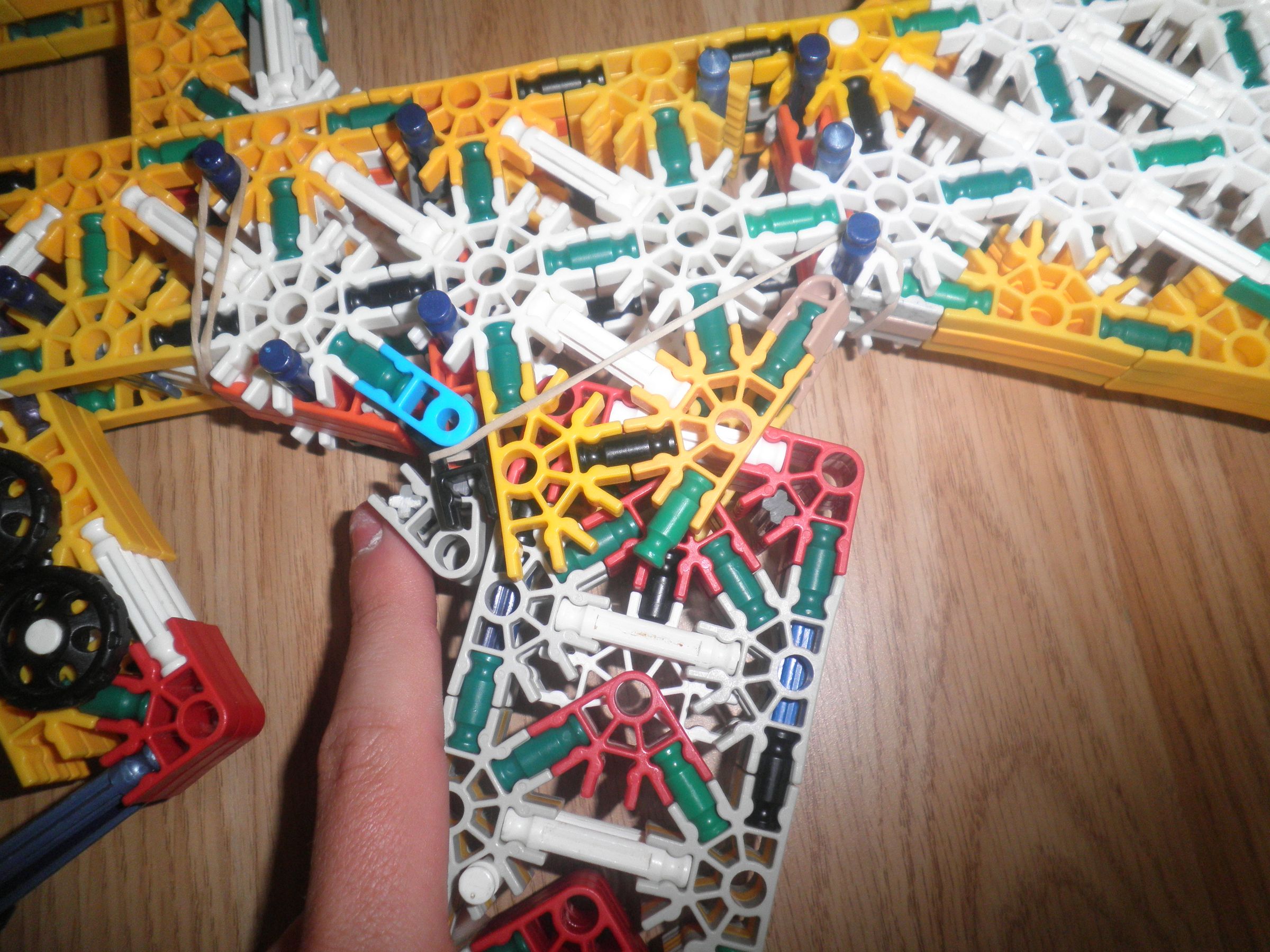 K'nex FAMAS G2 - Instructables